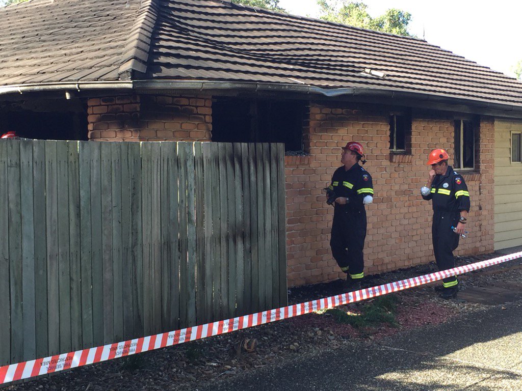 Coolum neighbour tries to save woman from house fire - ABC News
