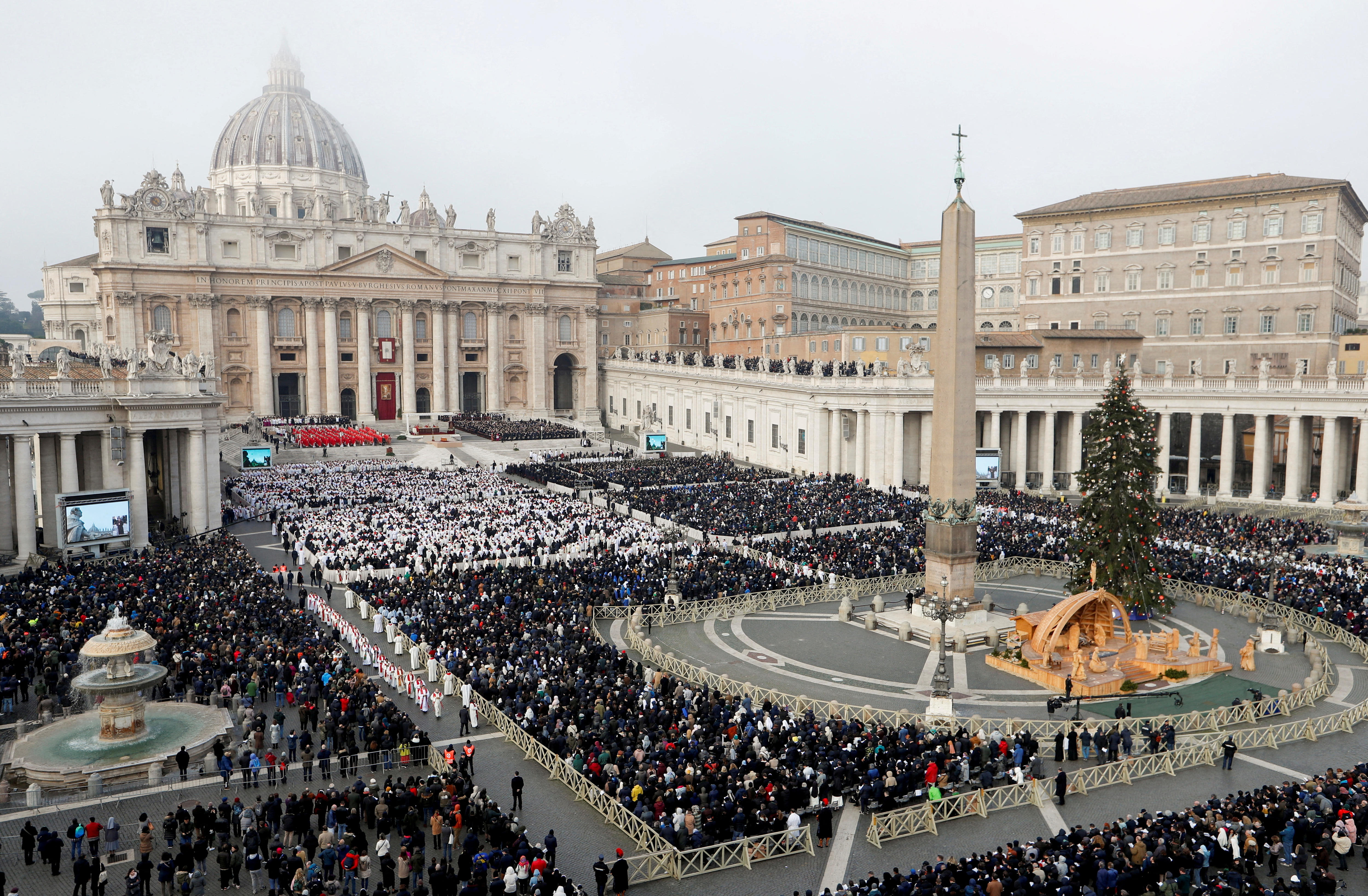 'I owe him a lot': 50,000 pack St Peter's Square for funeral of former ...