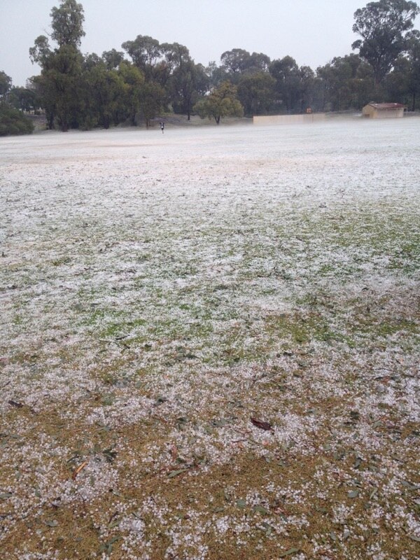 Weather warning in place as thunderstorm hits Perth - ABC News