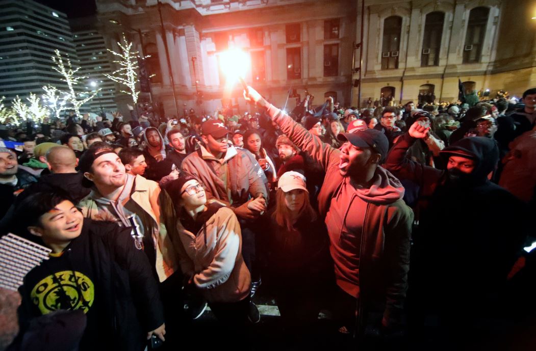 Super Bowl LII: Philadelphia Eagles fans celebrate victory over New ...