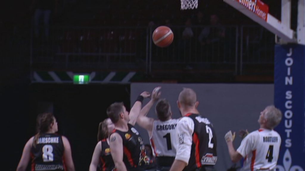 Basketball team breaks world record - ABC News