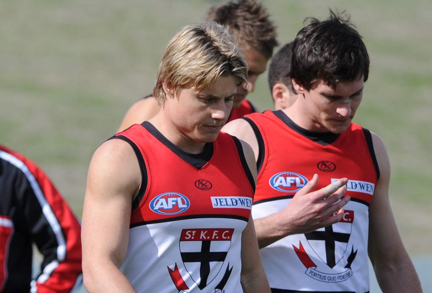 St Kilda's Clinton Jones fined $3,000 for setting dwarf entertainer on ...