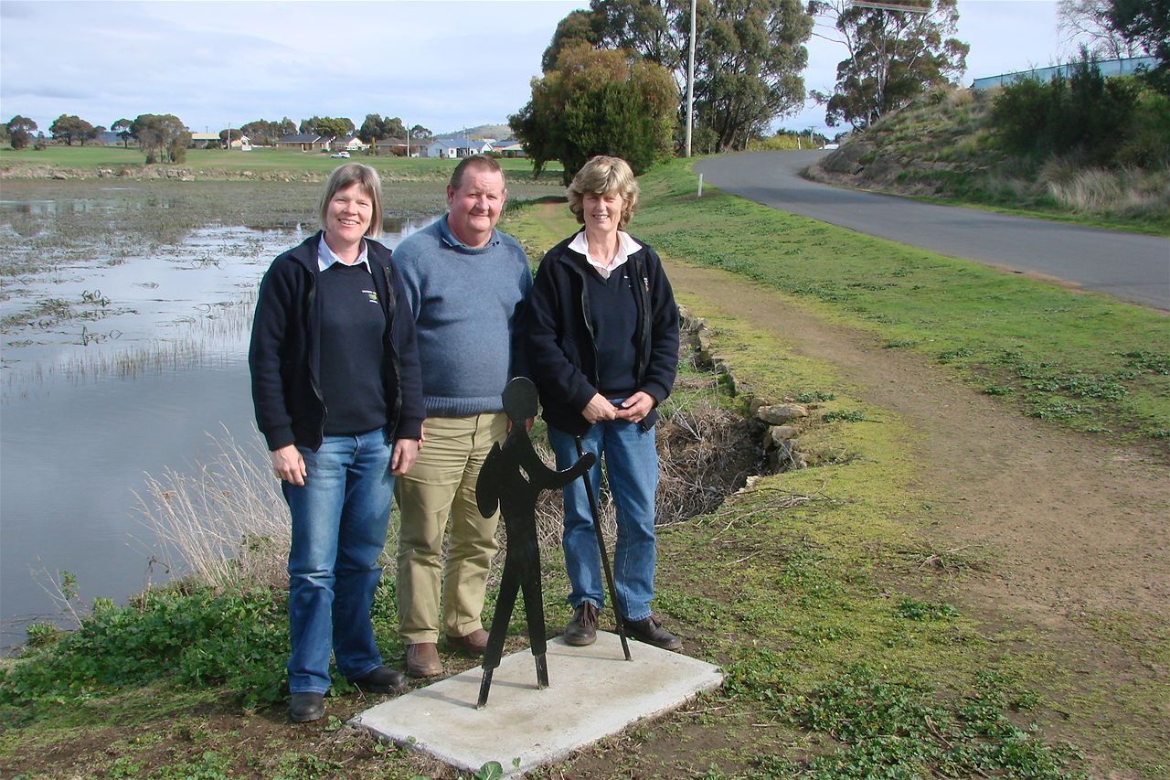 Oatlands and Parattah railway becomes a walking track - ABC News