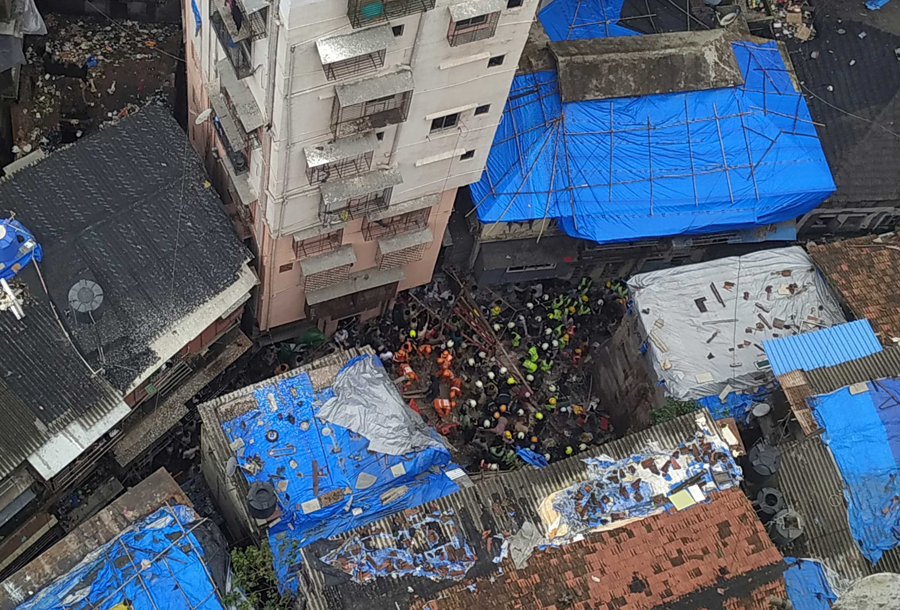 Mumbai building collapses, killing 10 and trapping dozens - ABC News