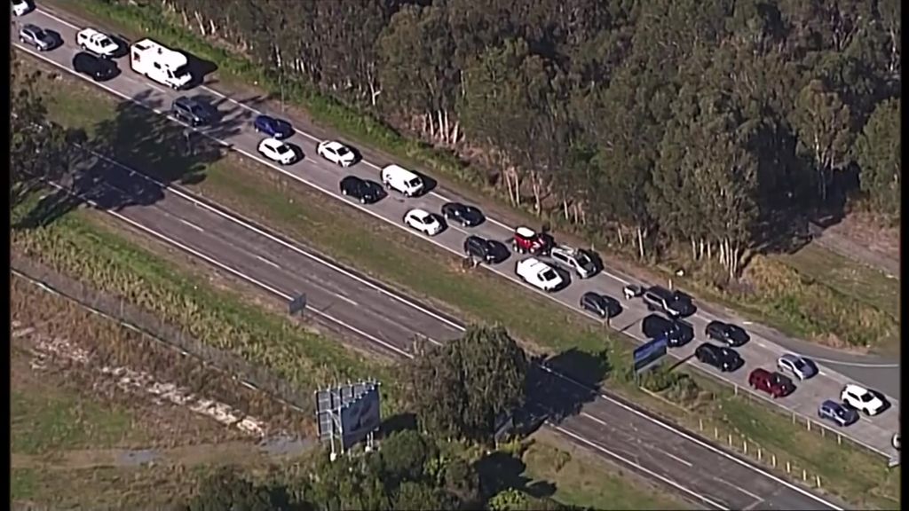 Traffic congestion is building up on the Queensland-NSW border - ABC News