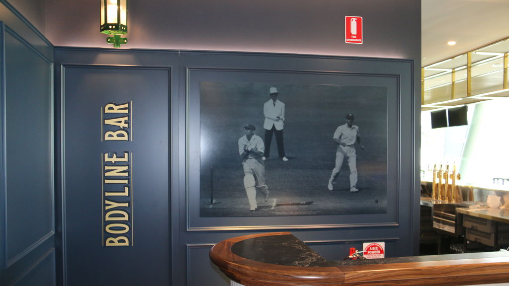 Harold Larwood demonstrating Bodyline bowling - ABC News