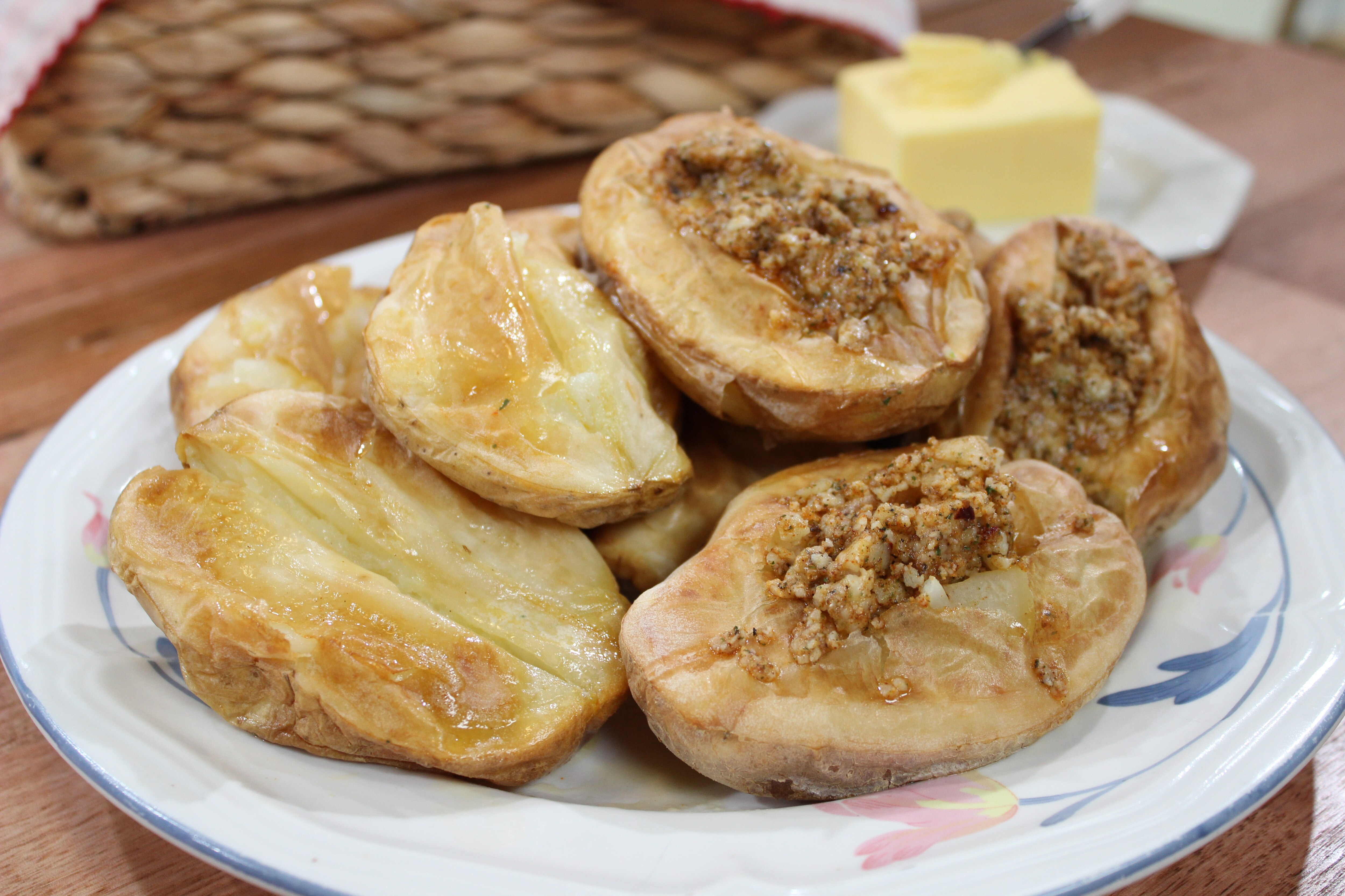 Roast potatoes with Jamaican jerk-cheese topping - ABC News