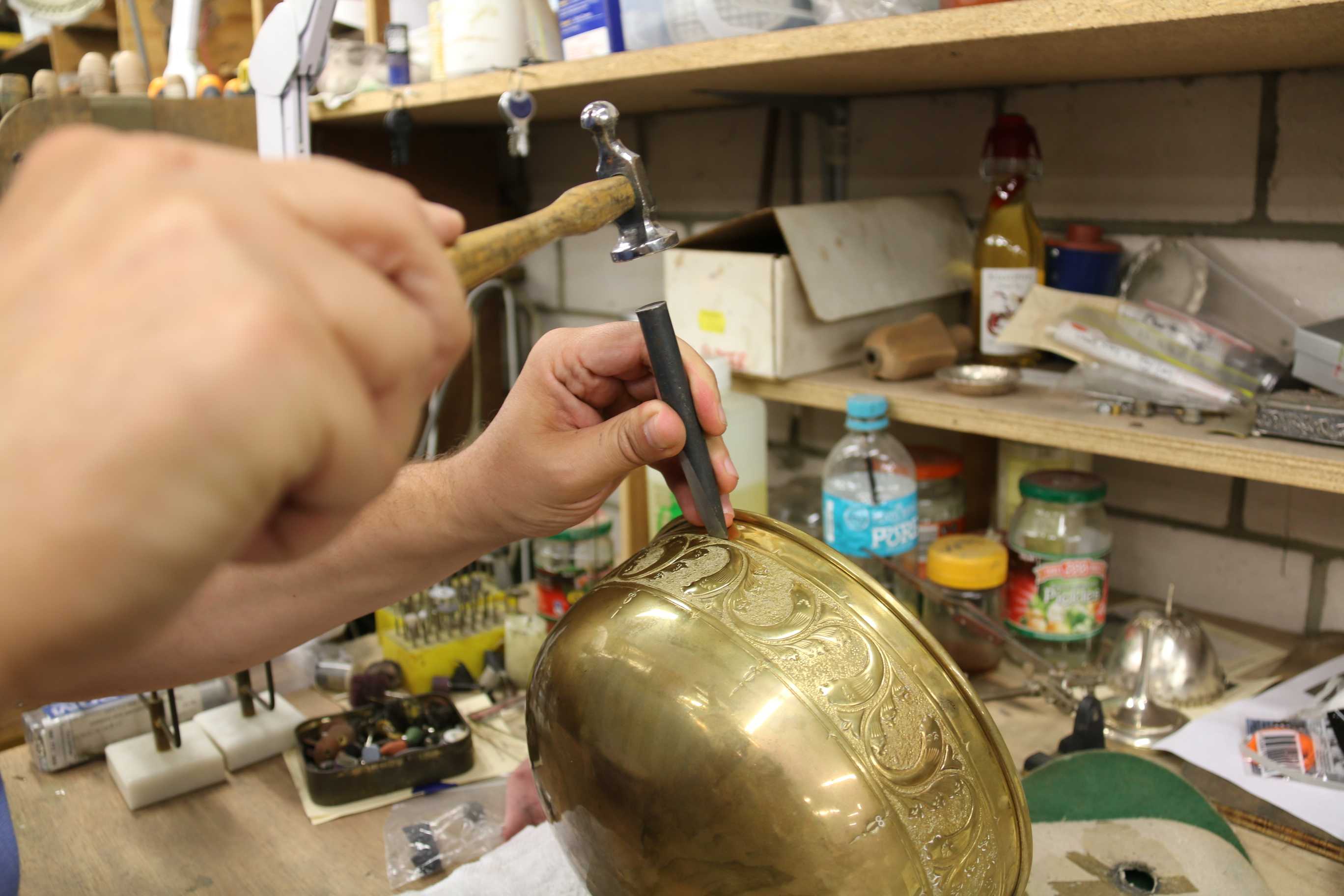 Syrian refugee lands dream job with Sydney silversmith company - ABC News