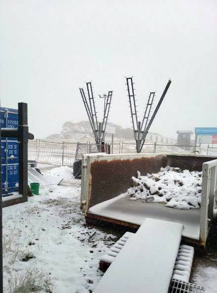 Snow turns Australian Alps into winter wonderland in the middle of ...