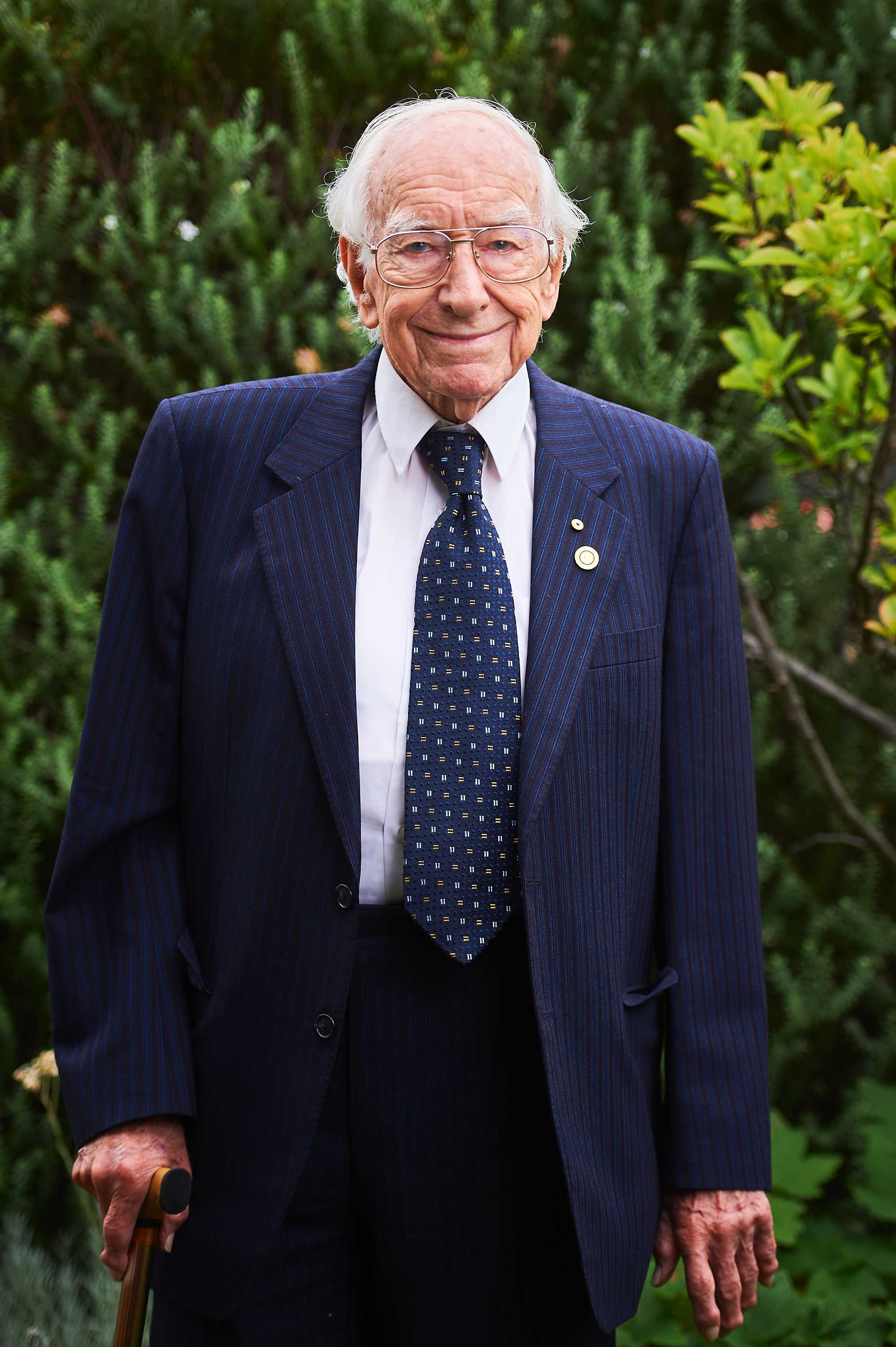 Australia's oldest PhD graduate is 94-year-old great-grandfather David ...