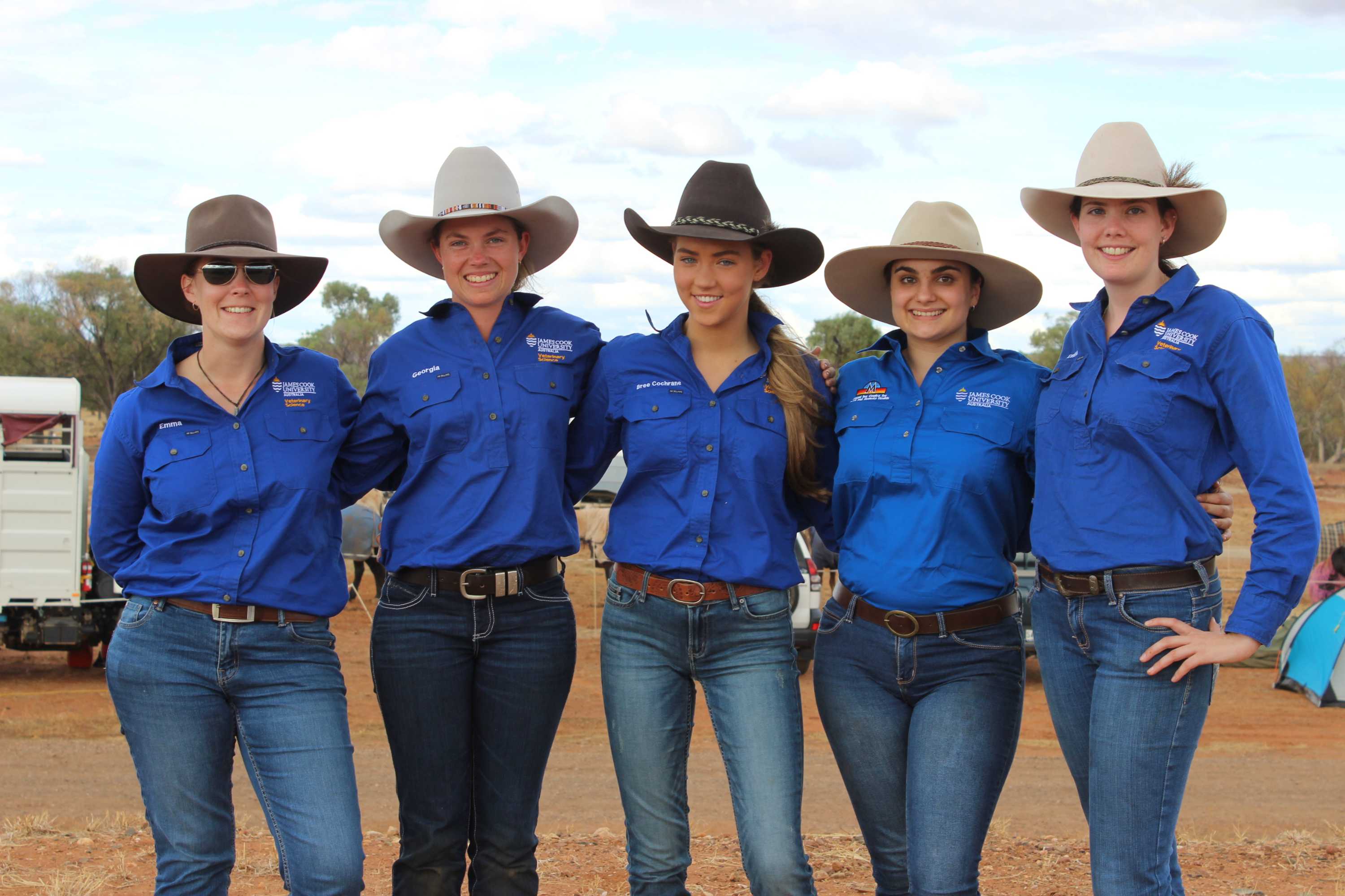 Outback vets are looking to interns to help fill shortages - ABC News