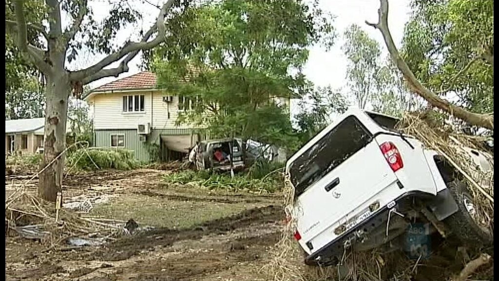 Qld police chief inspects Grantham flood destruction - ABC News