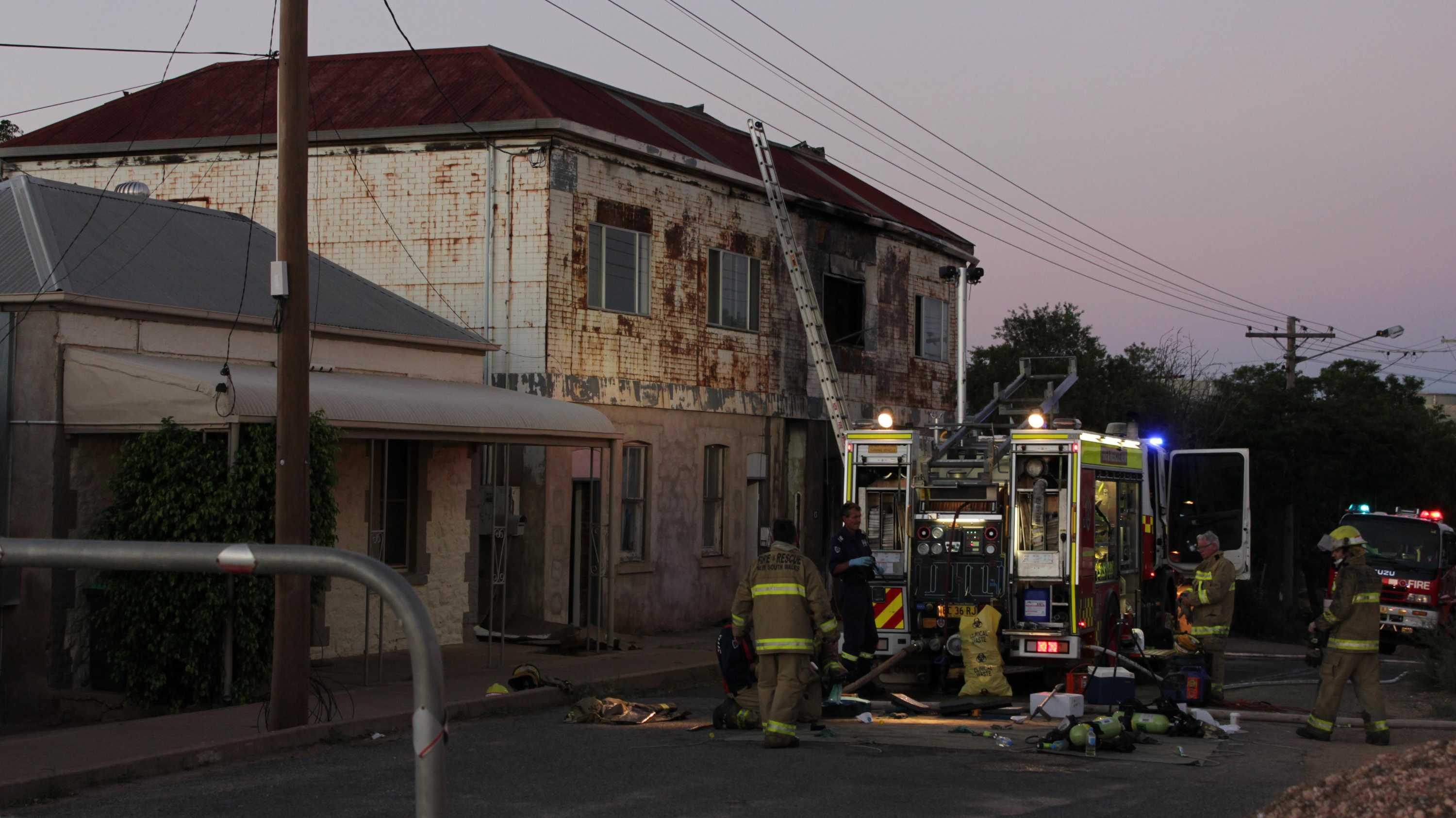 Unit destroyed in Broken Hill apartment building blaze - ABC News
