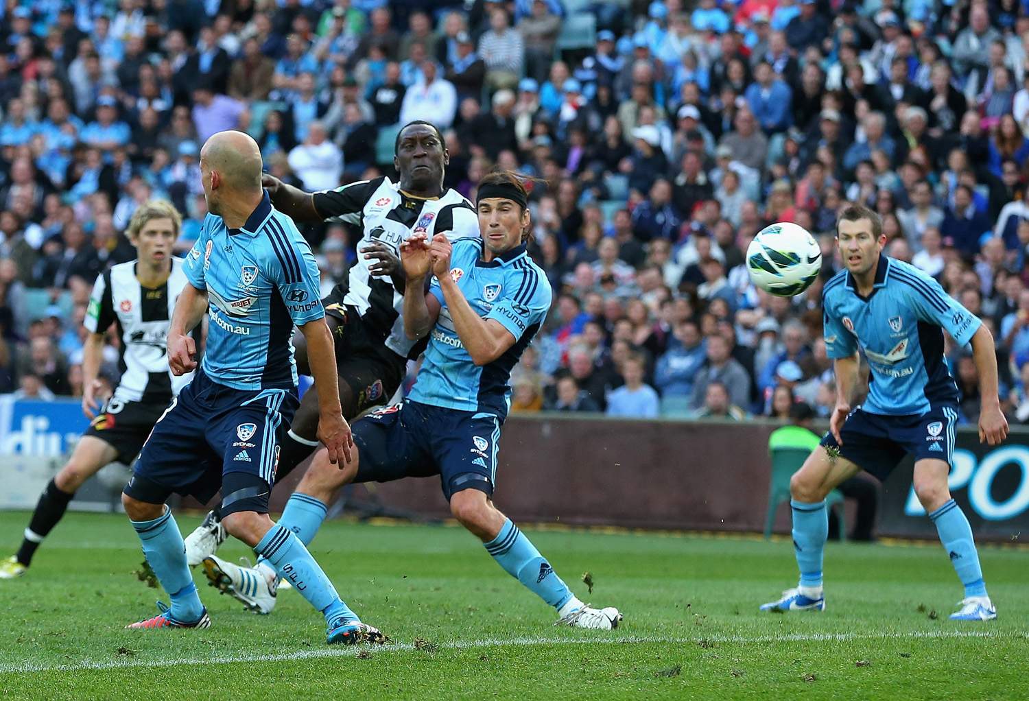 Heskey adapting to A-League life - ABC News
