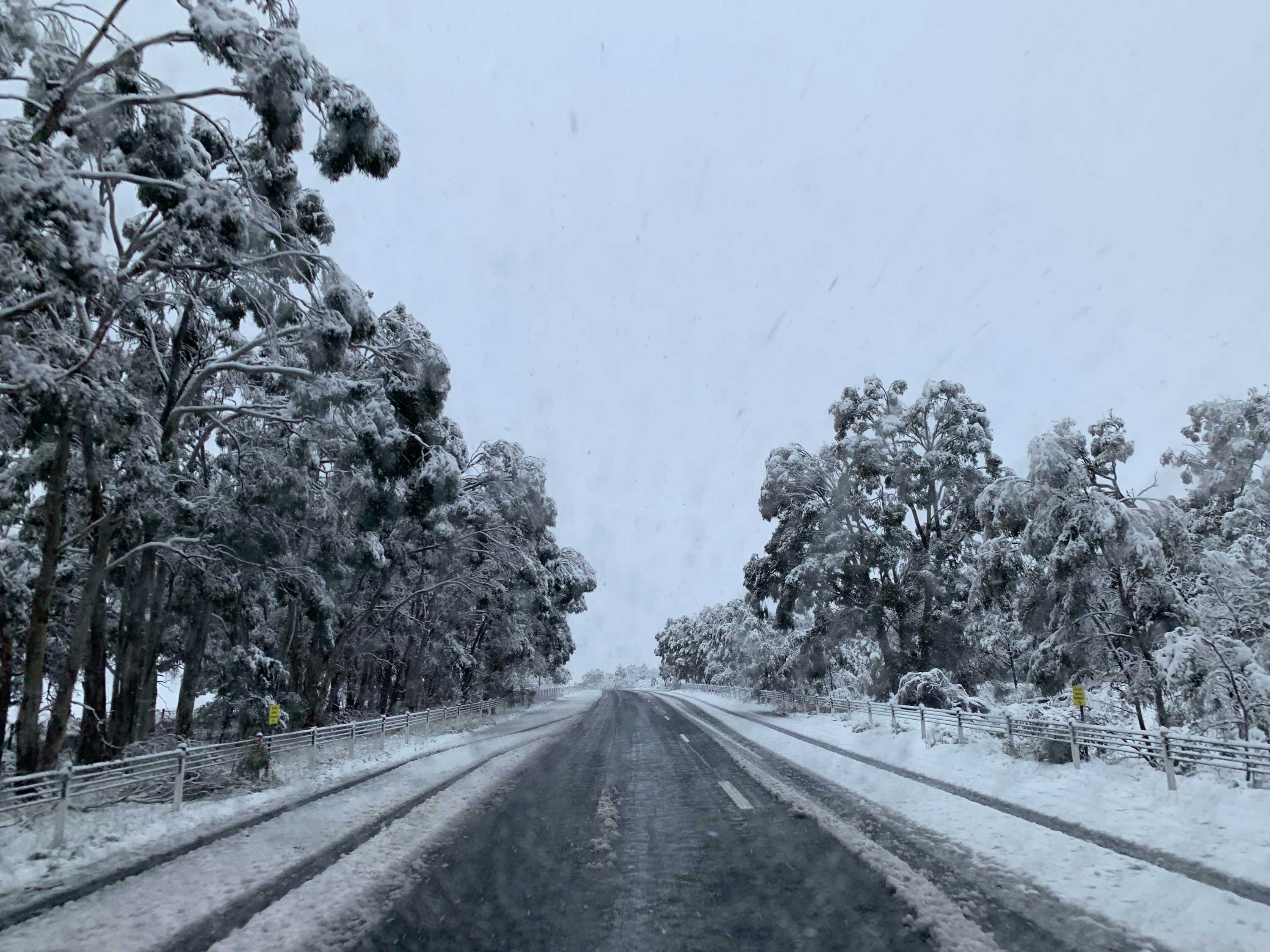 Snow falls in Canberra region after hot spring day that reached 25 ...