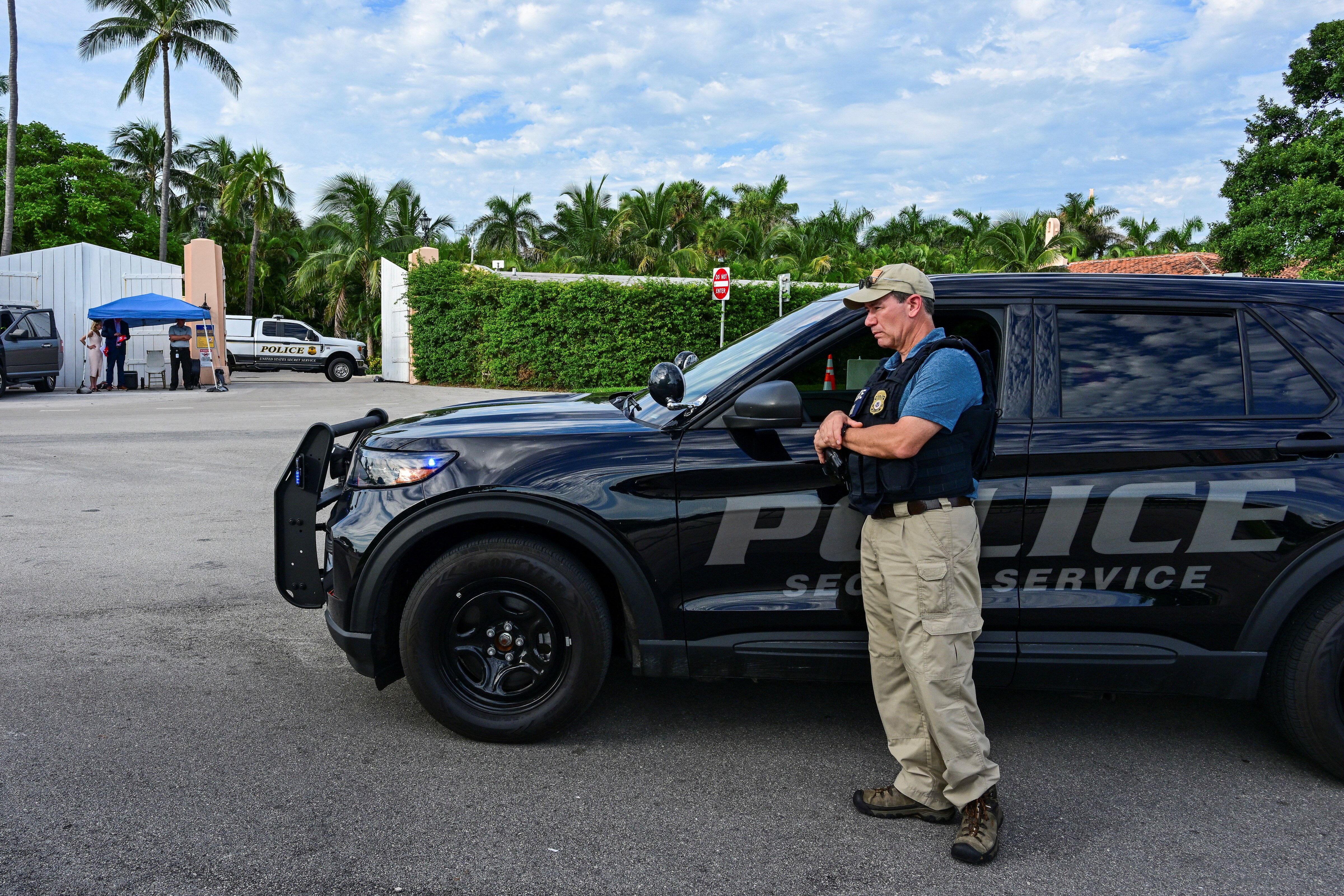 Australia's e-safety commissioner issues legal notices to Apple, Meta ...