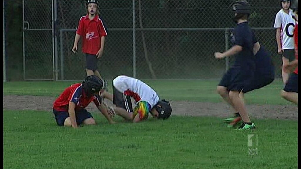 Headaches over football brain injuries - ABC News