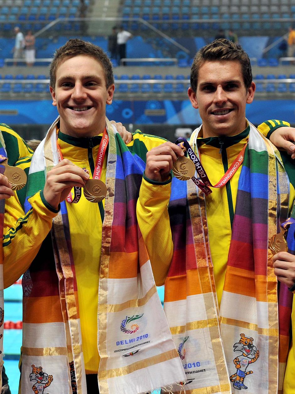 Aussie men salute in 4x100m relay - ABC News