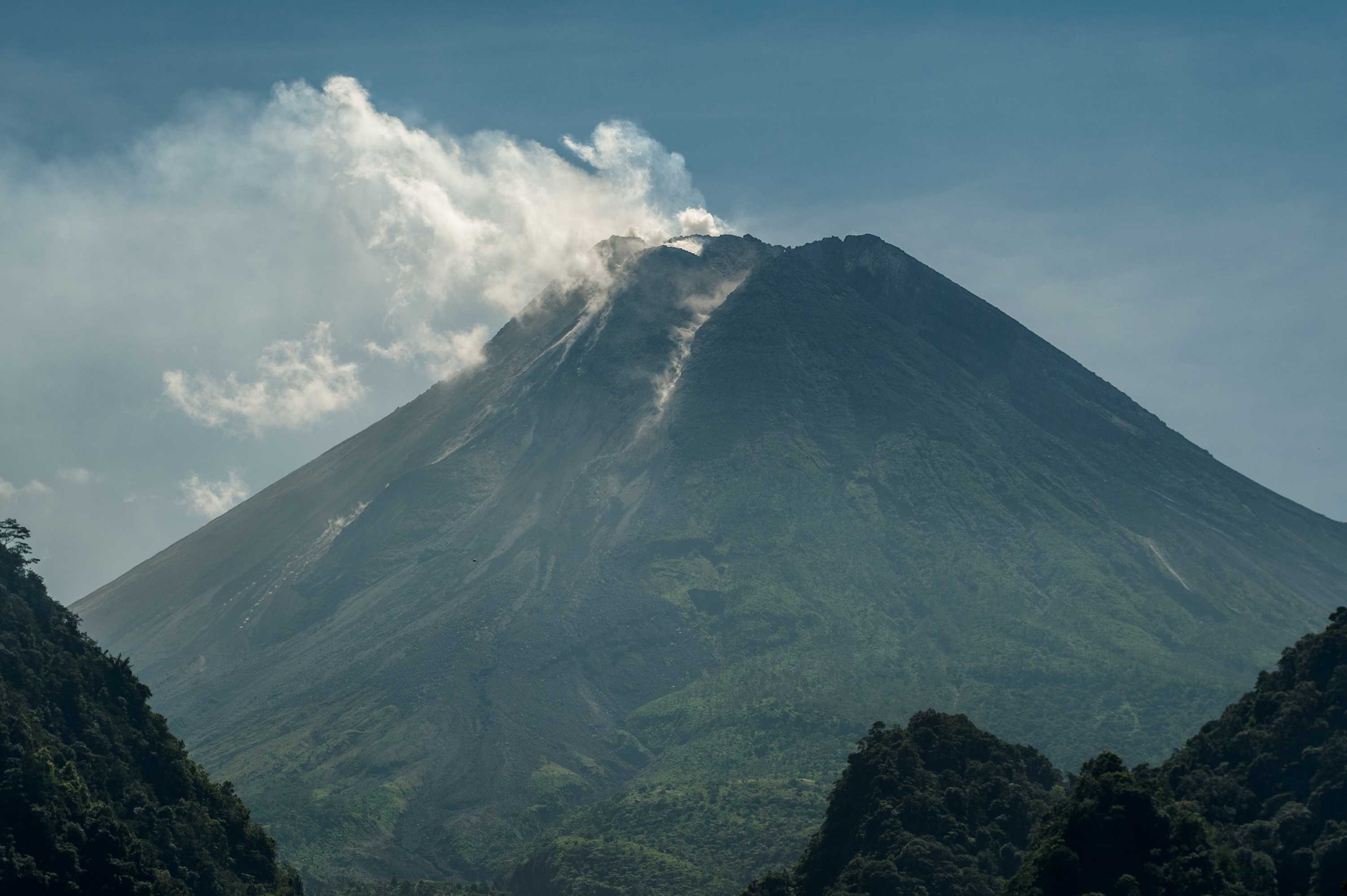 Drilling beneath volcanoes - ABC Radio National