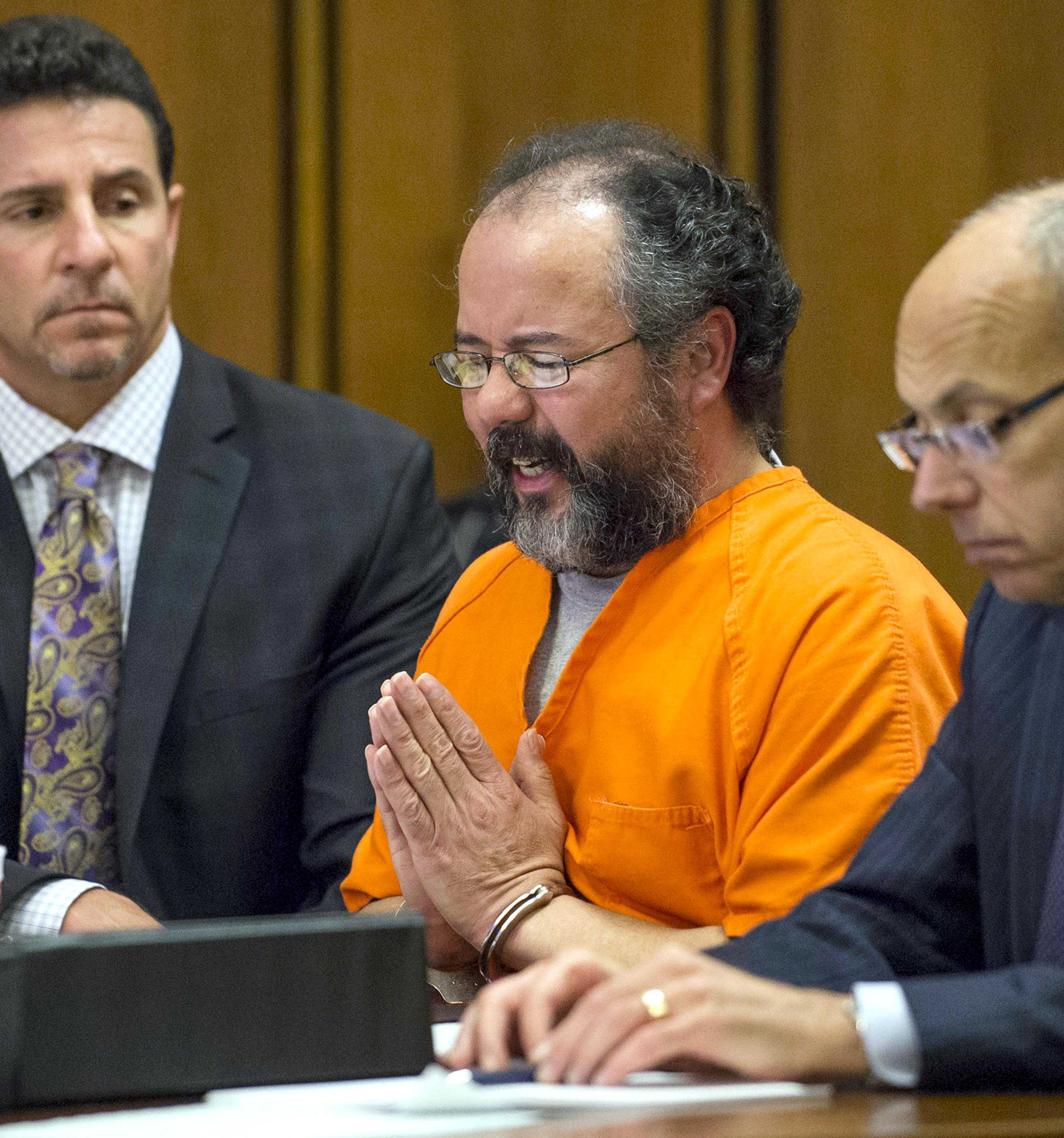 Ohio kidnapper Ariel Castro formally sentenced to life in jail, plus ...