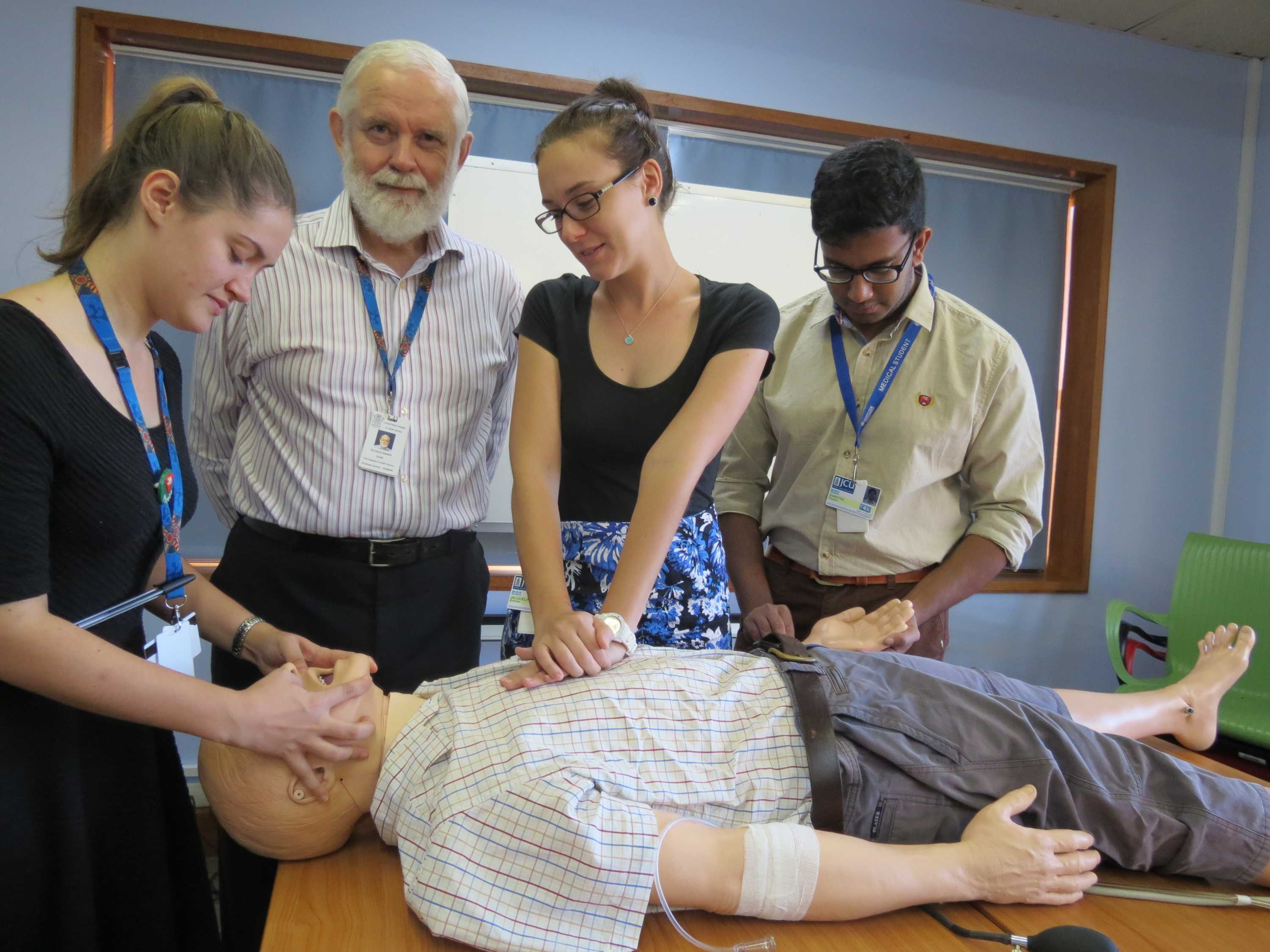 New Longreach health teaching clinic to give students lifesaving skills ...
