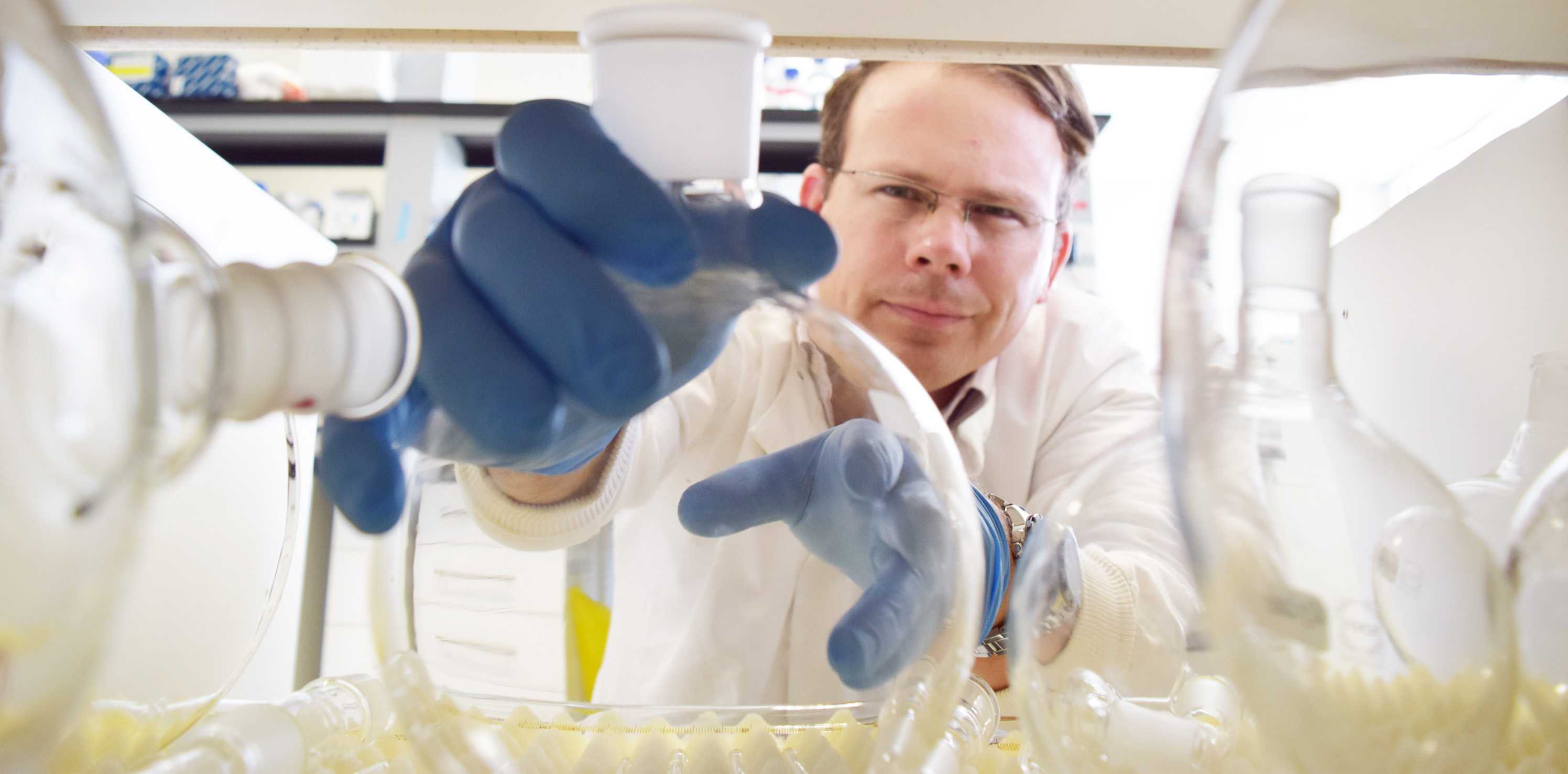 WA scientists use malaria chemicals to craft new herbicides - ABC News