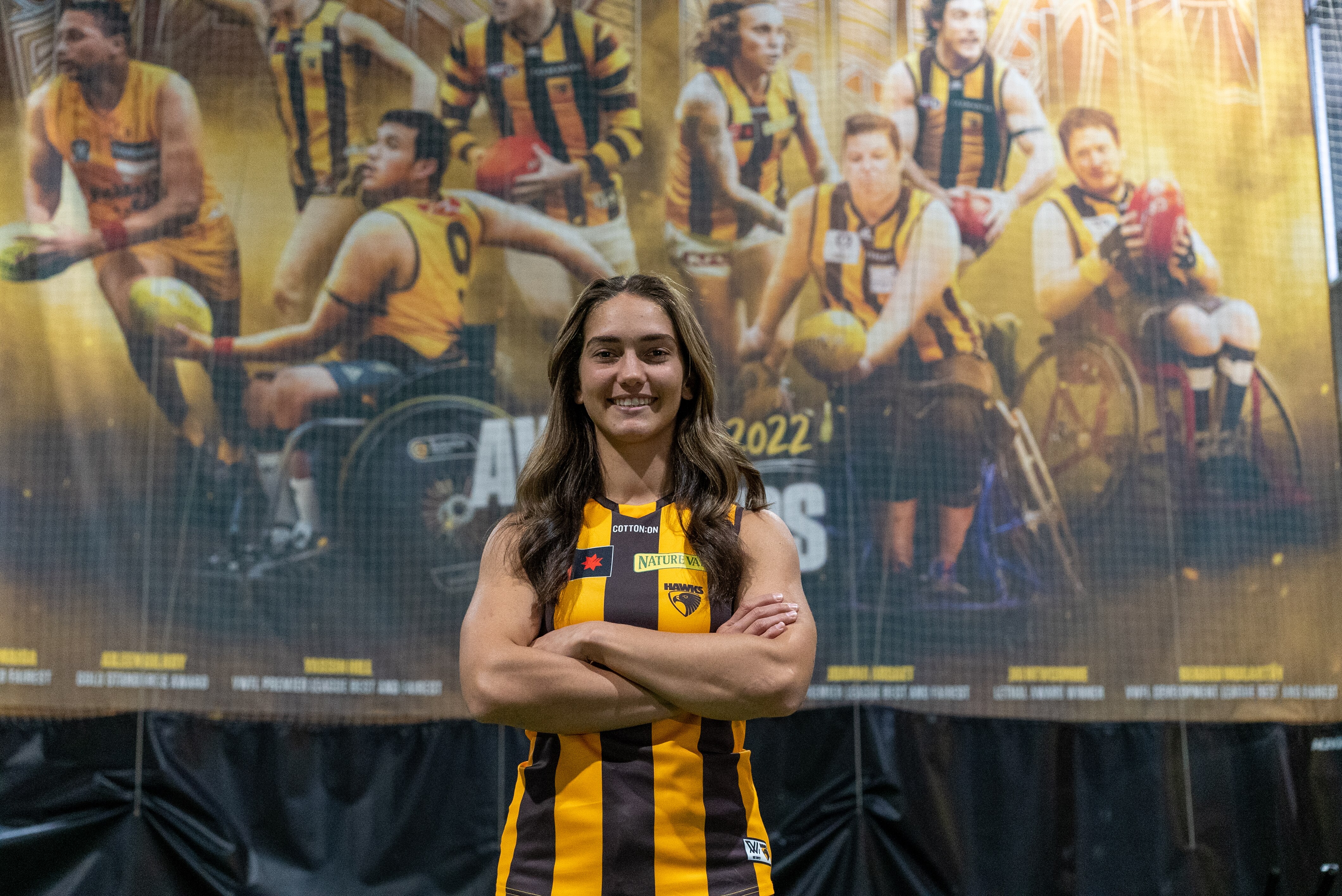 From the Darwin Buffettes to Hawthorn, Tiwi player Mattea Breed makes ...