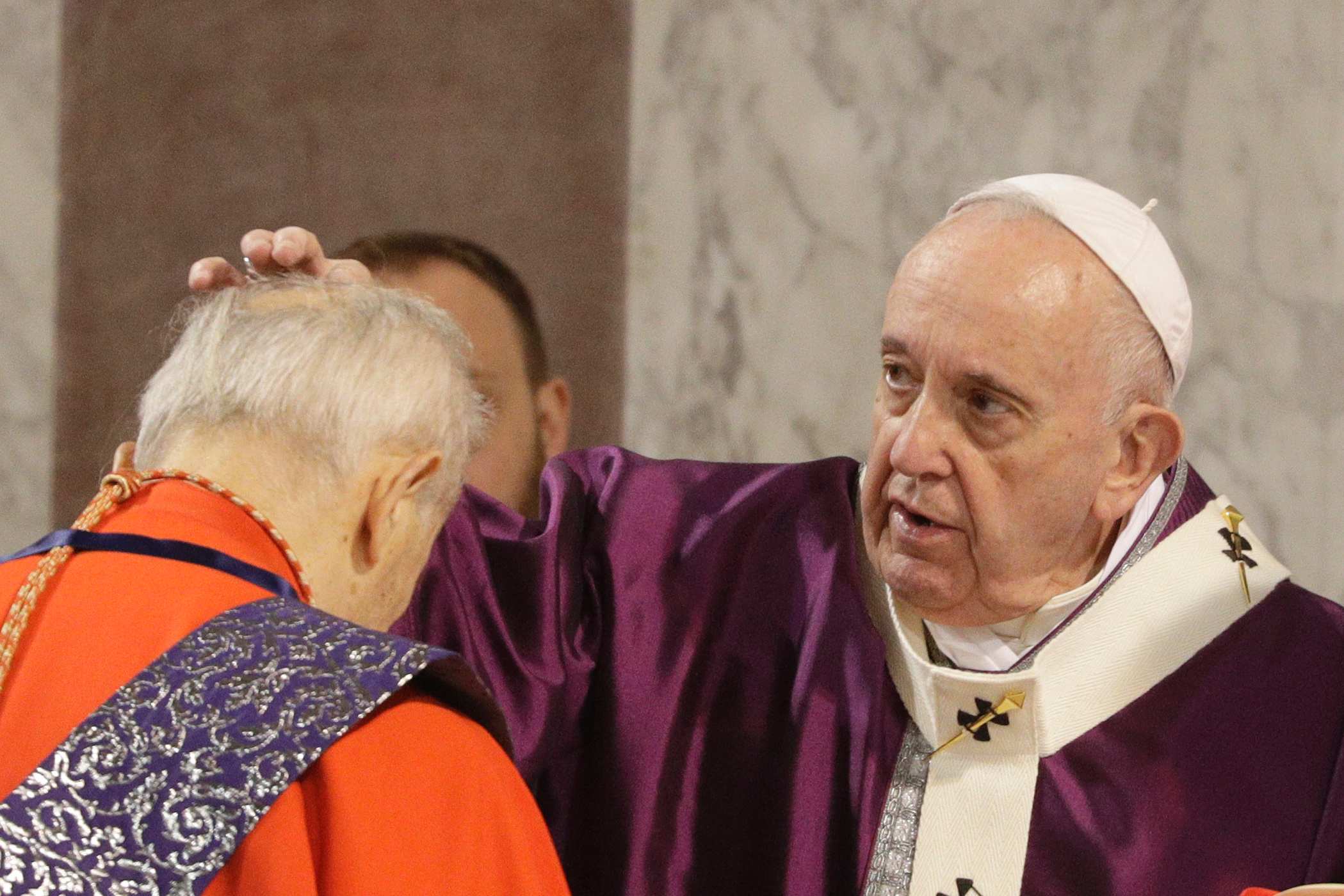 Pope Francis urges Catholics to stop posting insulting language on ...