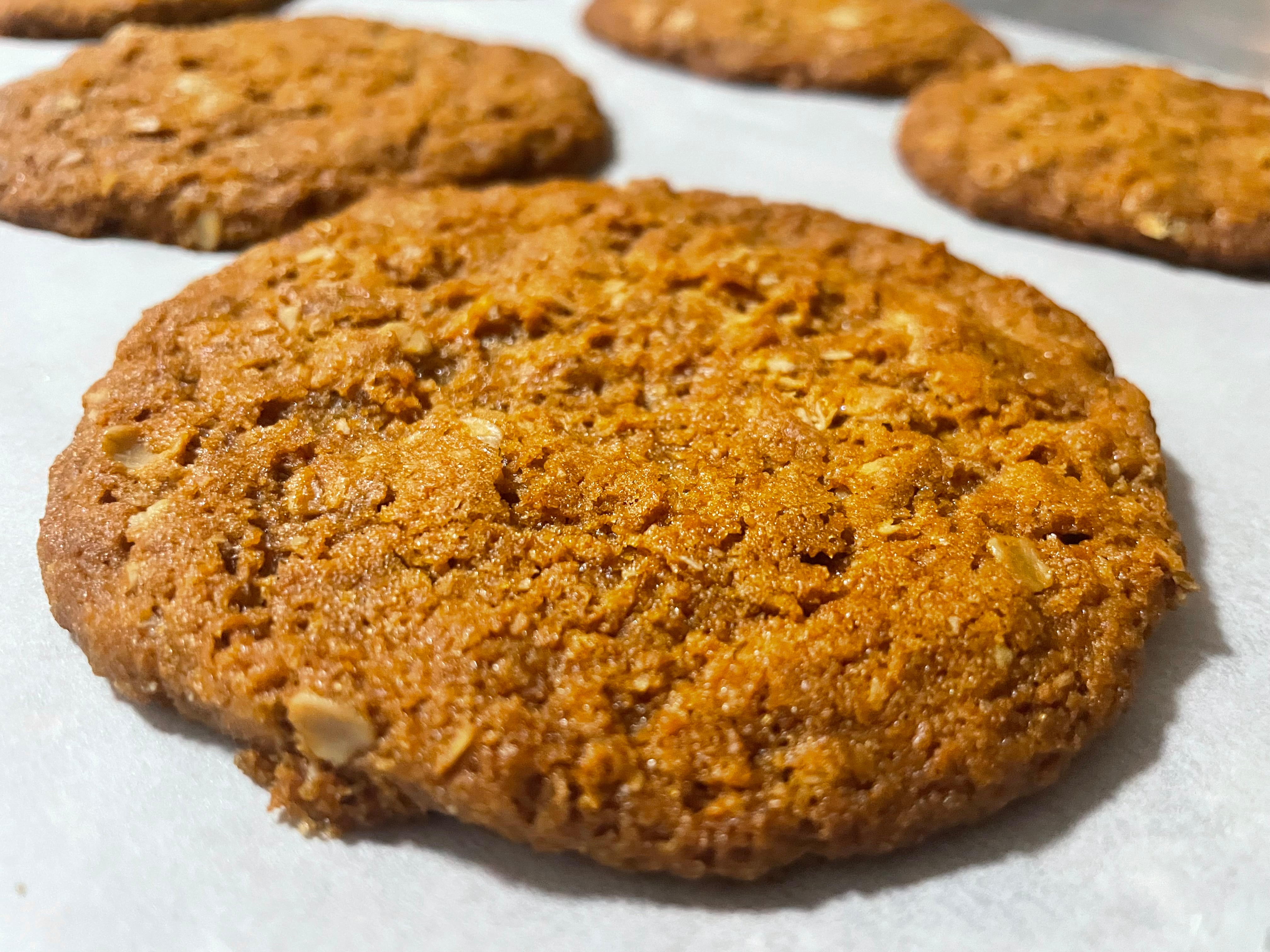 How to make Anzac biscuits and why they're an Anzac Day tradition - ABC ...