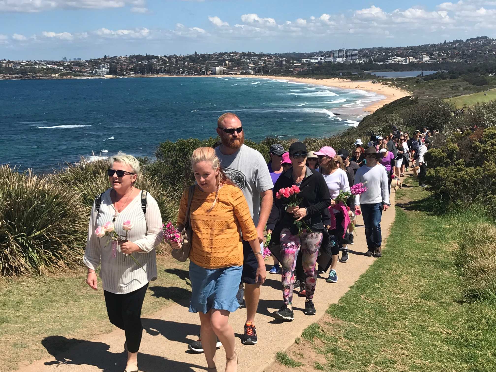 Lynette Dawson remembered during pink floral tribute walk at Longreef ...