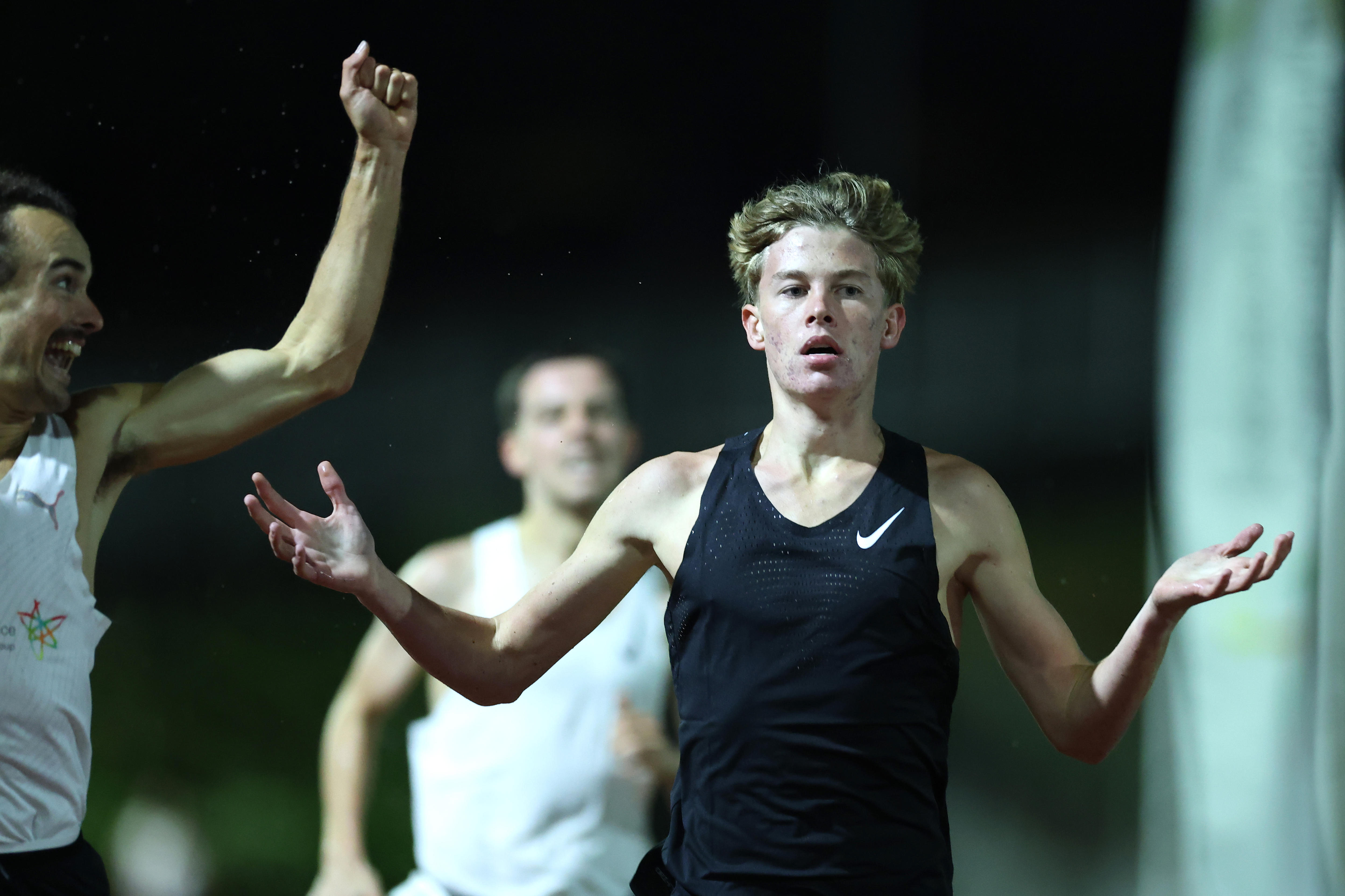 New Zealander Sam Ruthe becomes youngest to break 4-minute mile - ABC News