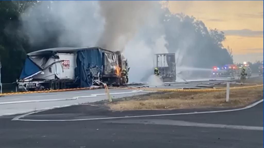 A truck crash has closed the Pacific Highway near Kempsey - ABC News