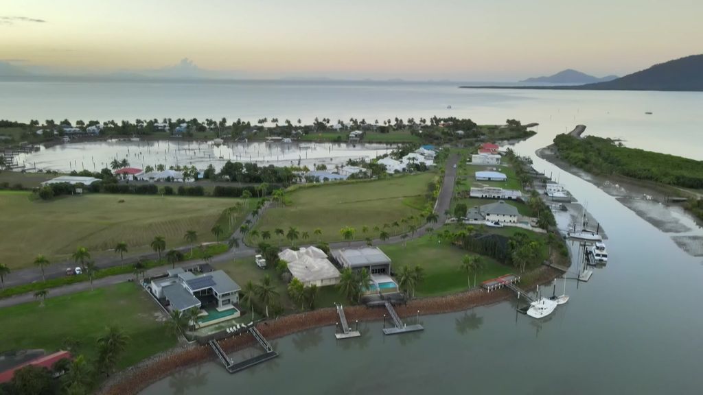 A community is divided over how to proceed with a failed resort ...