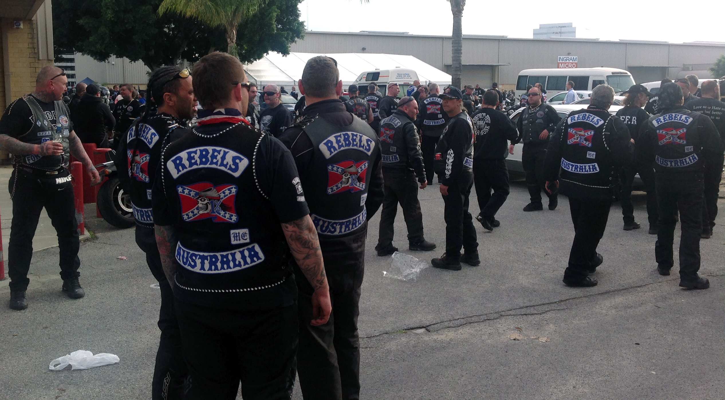 Up to 1,000 Rebels bikies have arrived in Perth under police escort ...