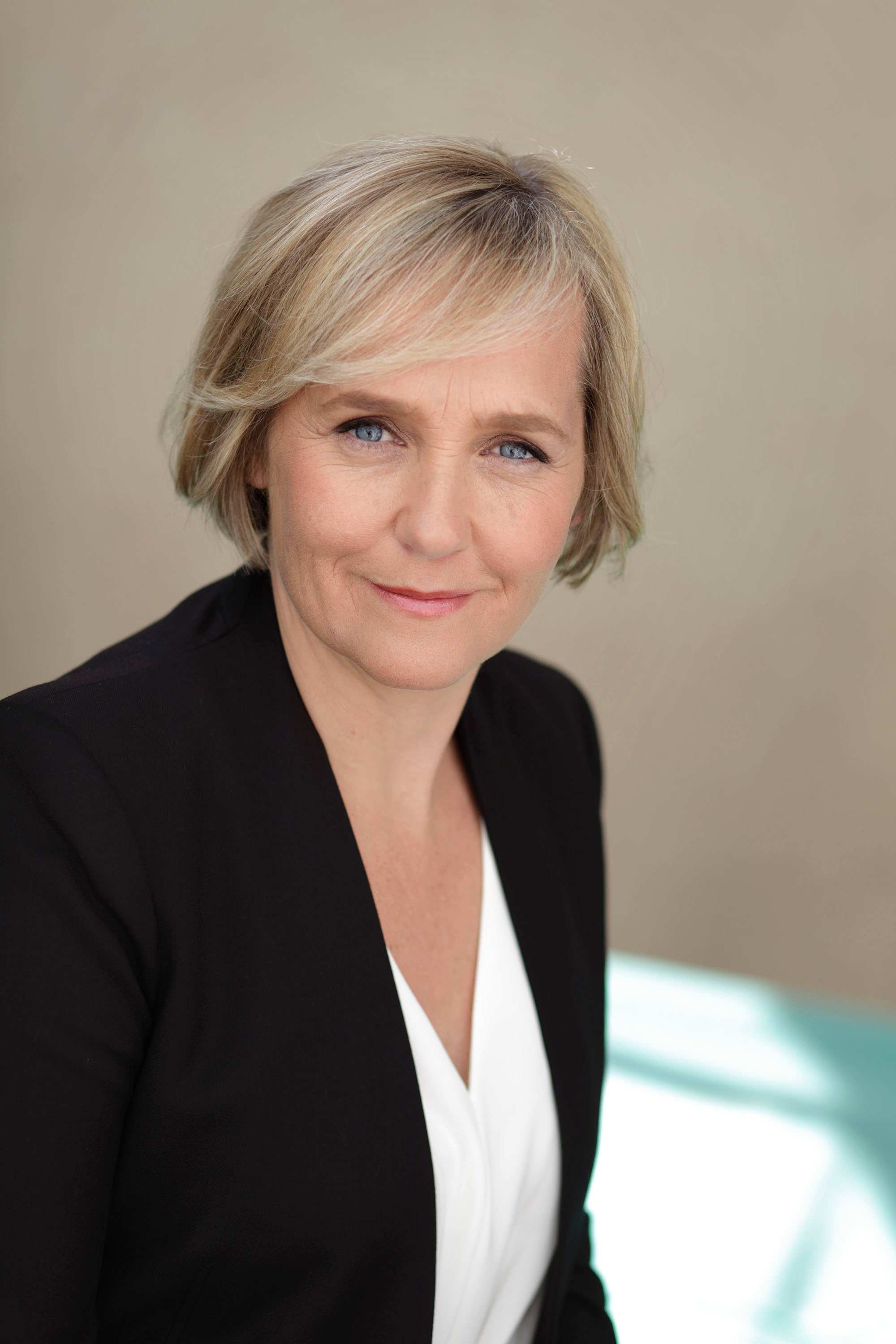 On Mother: Sarah Ferguson pens memoir in homage of her mum - ABC Sydney