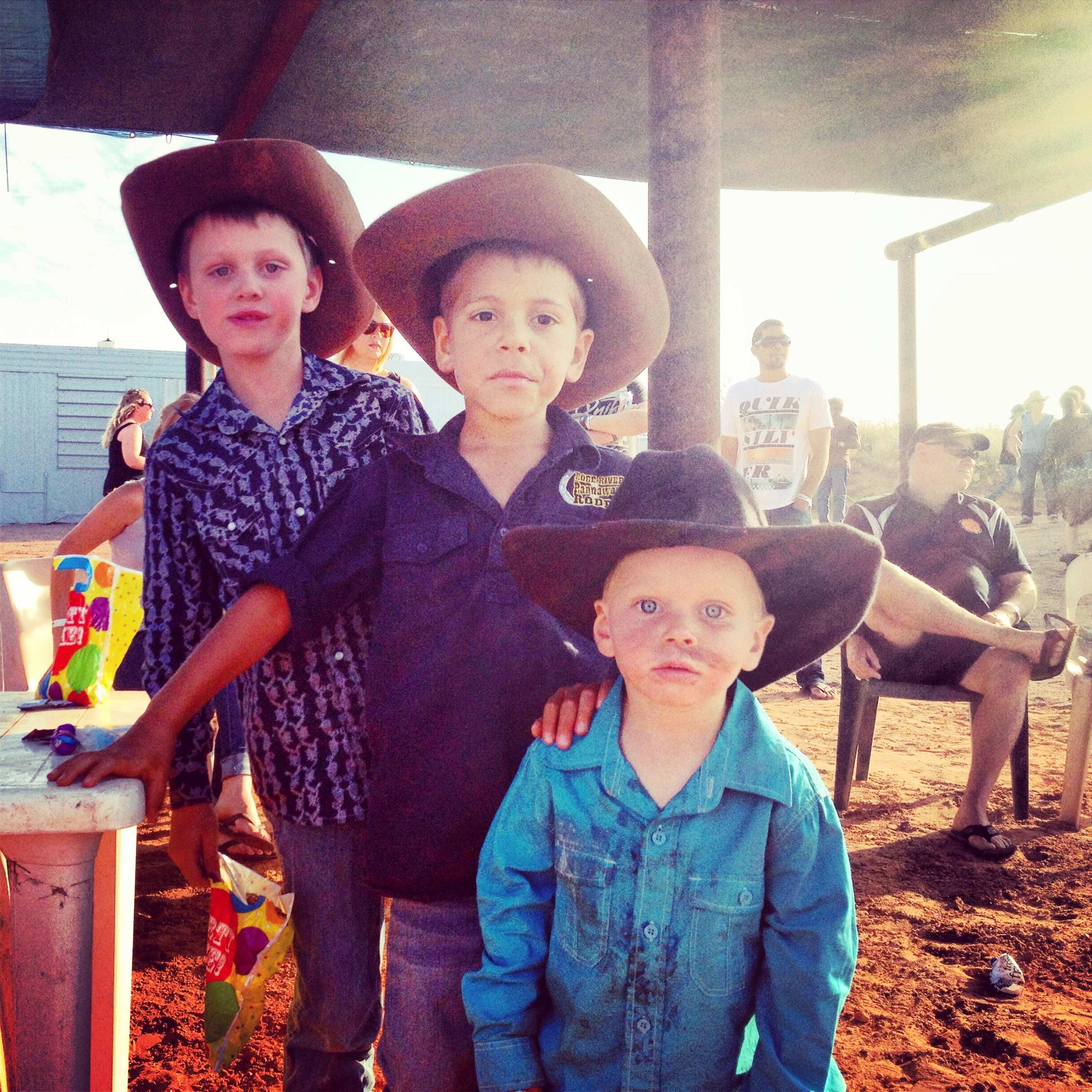 Onslow Rodeo draws passionate Pilbara crowd ringside - ABC News
