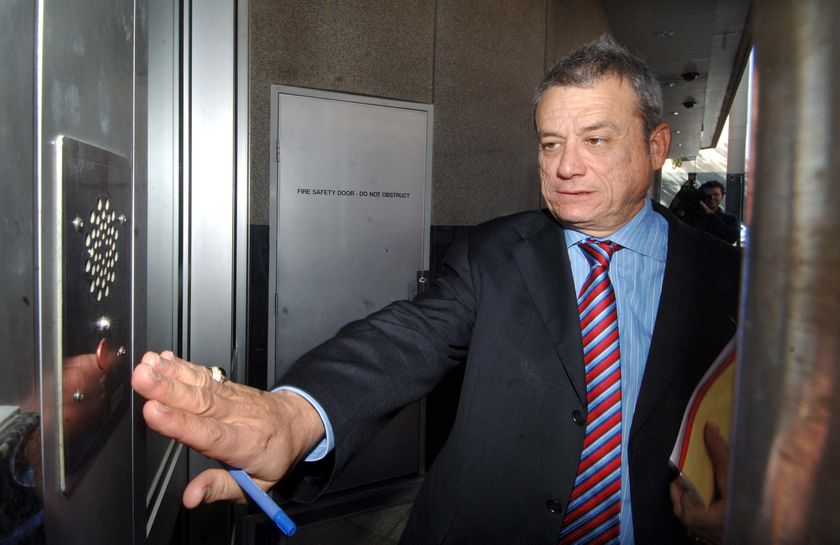 Haneef's lawyer discusses secret AFP, Govt emails - ABC News