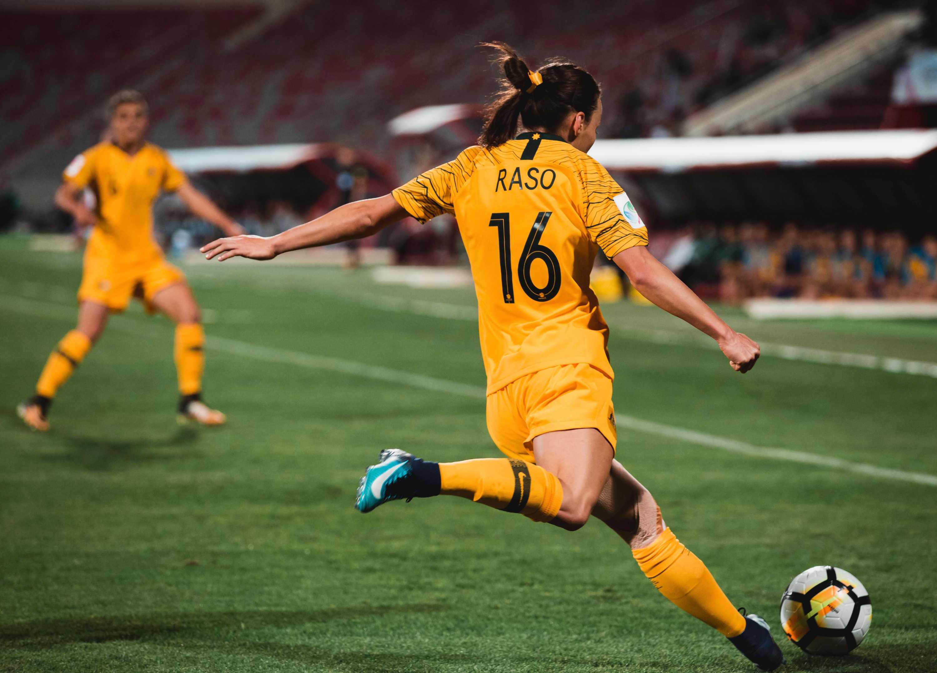 'Will I walk again?': Hayley Raso's journey from breaking her back to ...