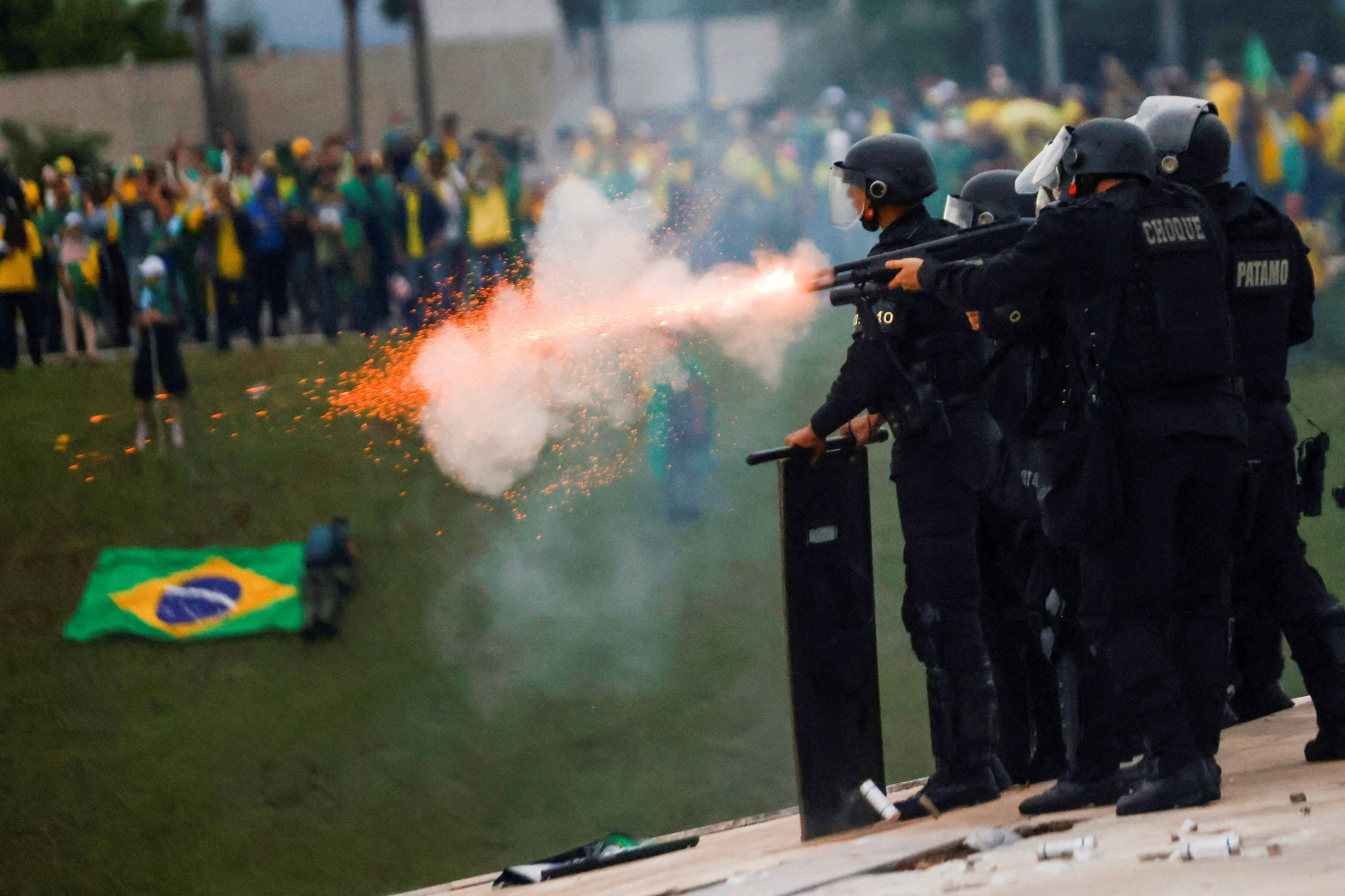 Pro-Bolsonaro protesters storm Brazil's National Congress in capital ...