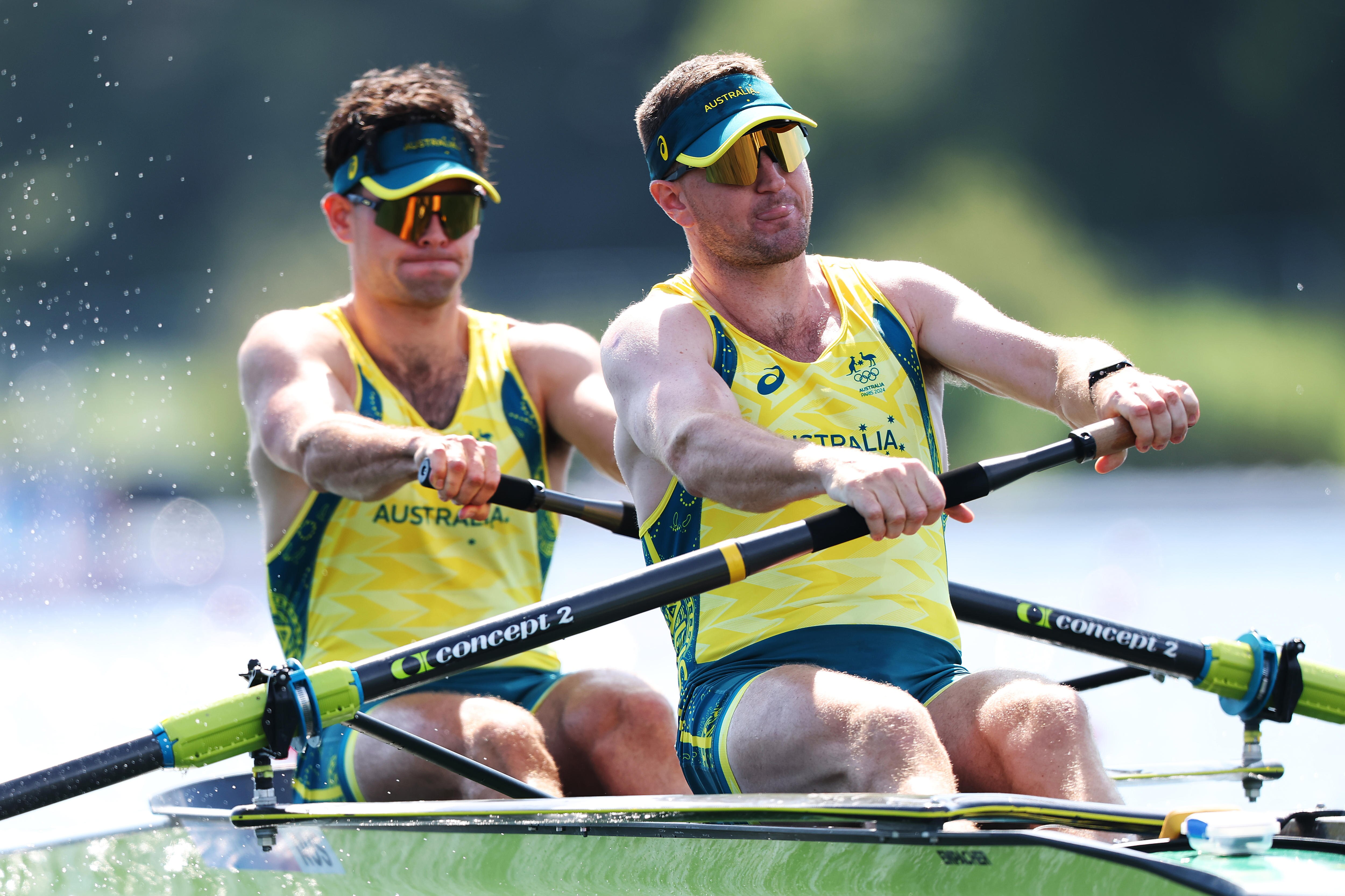 Australian women's pair set pace in rowing heats as they eye gold at ...
