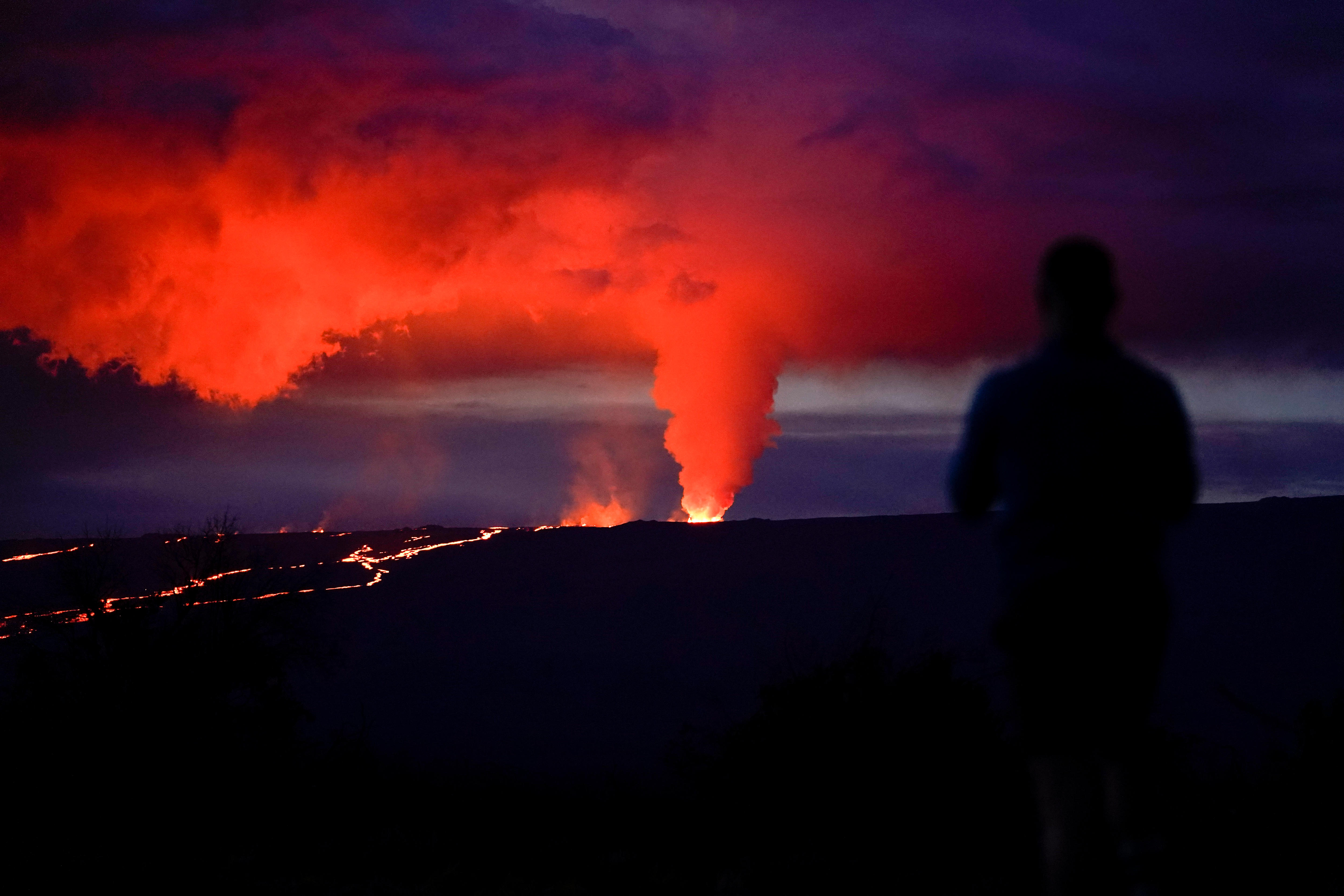 For many Hawaiians the lava flows from the Mauna Loa bring a time to ...