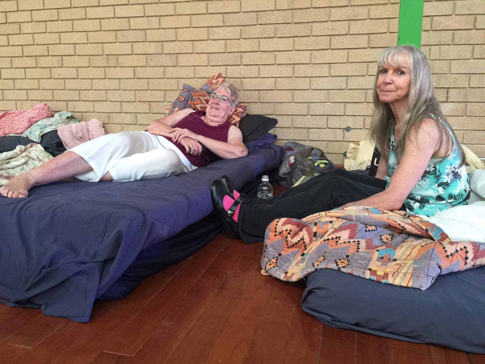 WA bushfires: Wind change pushing fire towards Northcliffe; Hotham fire ...