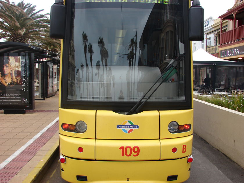 Claims SA trams cause fainting - ABC News