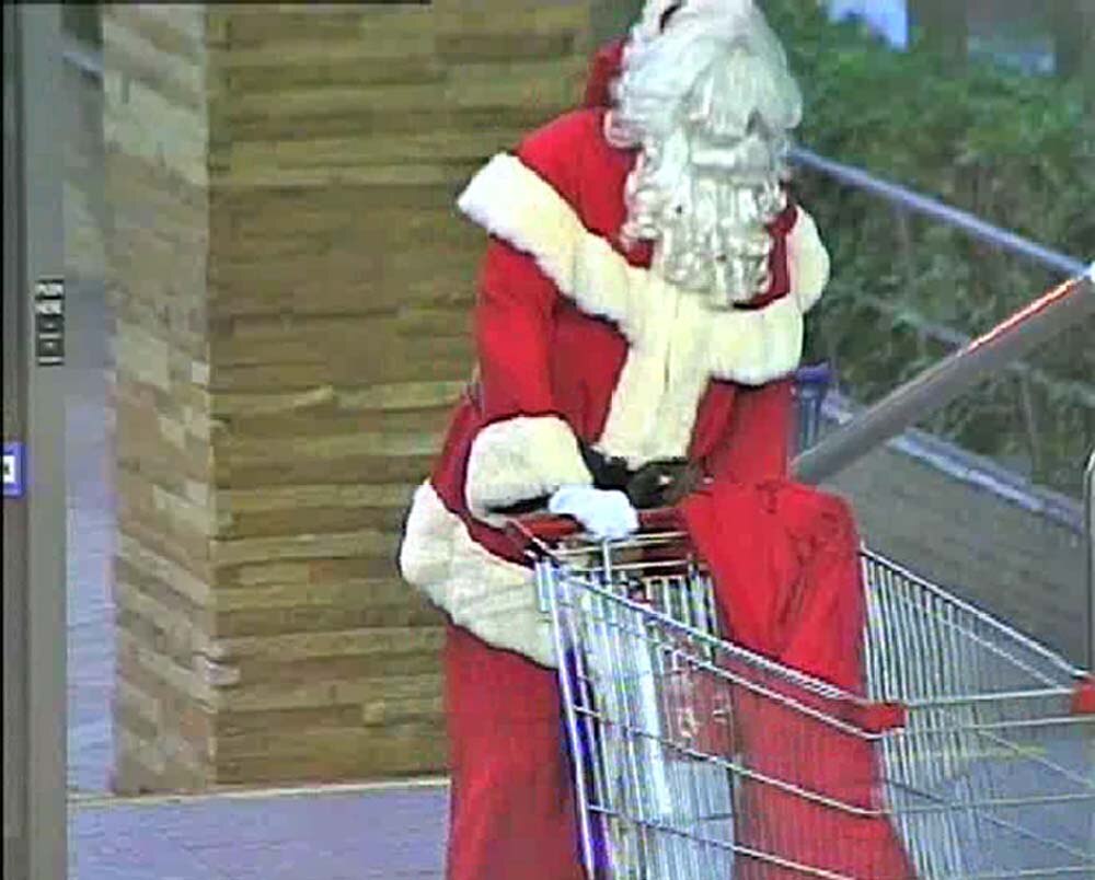 'Santa Claus' raids Sydney safe - ABC News