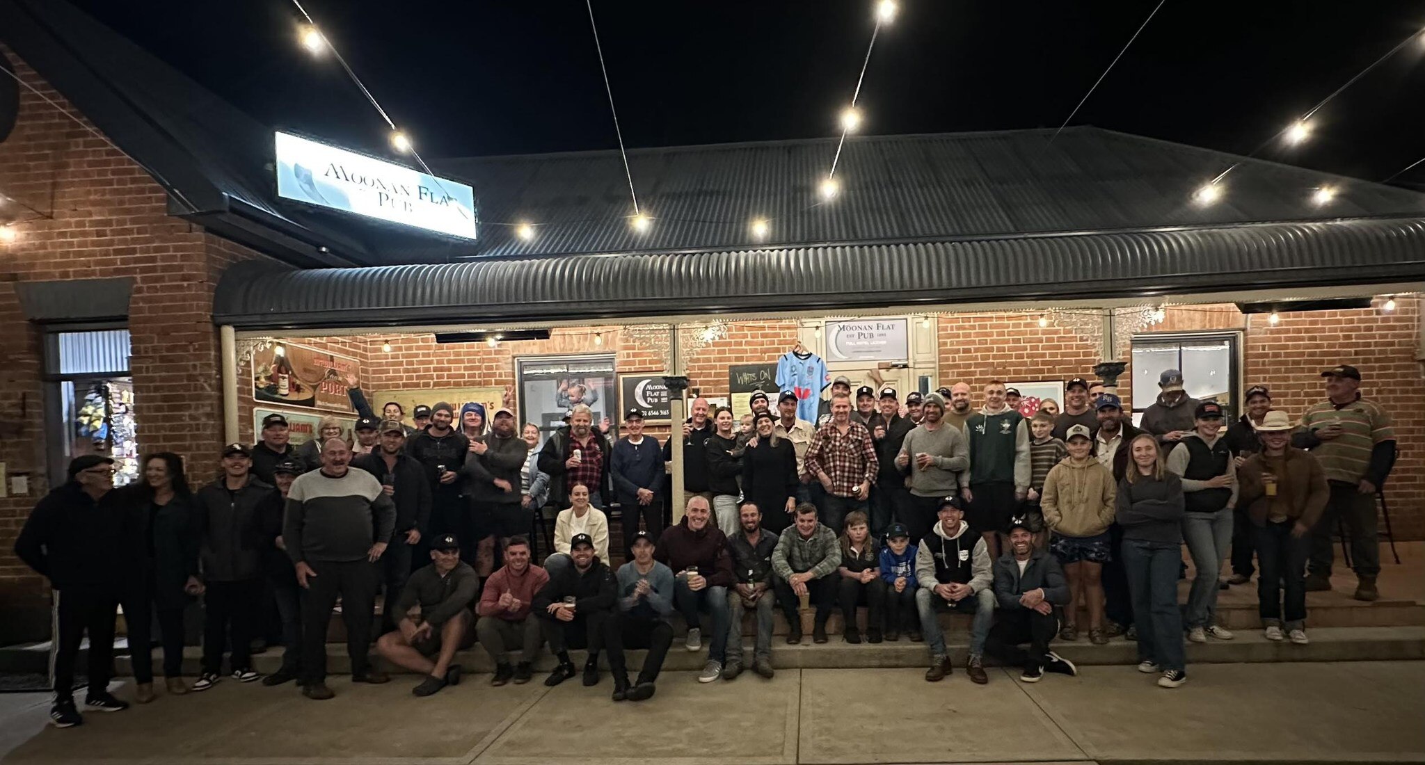 Moonan Flat pub closes as locals worry it will be end of the tiny ...