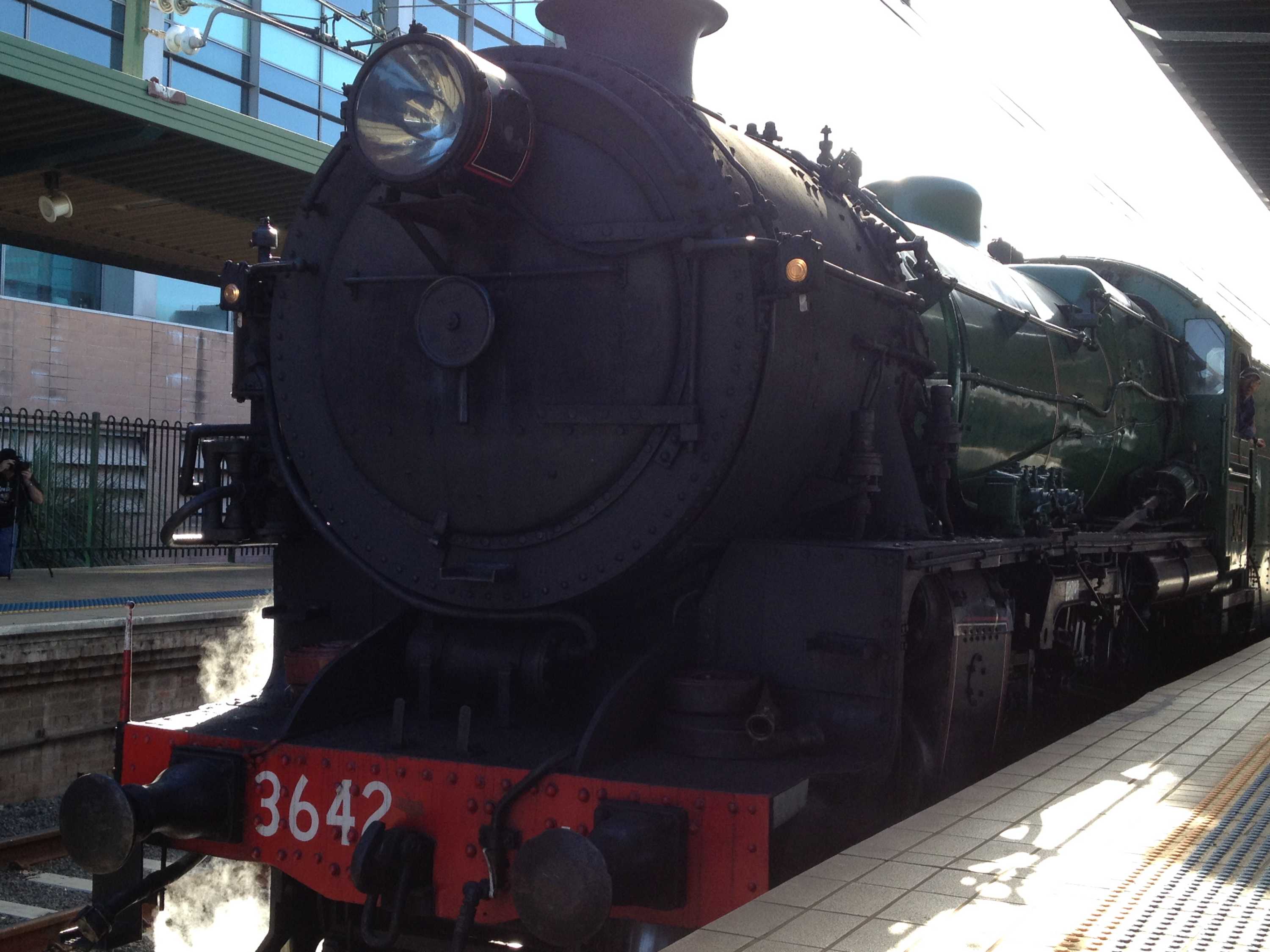 Vintage steam trains set to race through Sydney's inner-west - ABC News