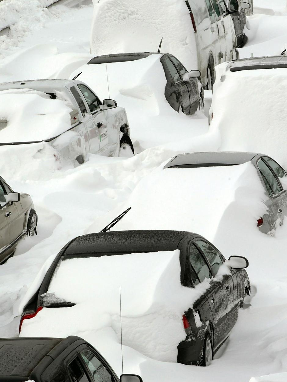 Dozens dead in US snow storms - ABC News