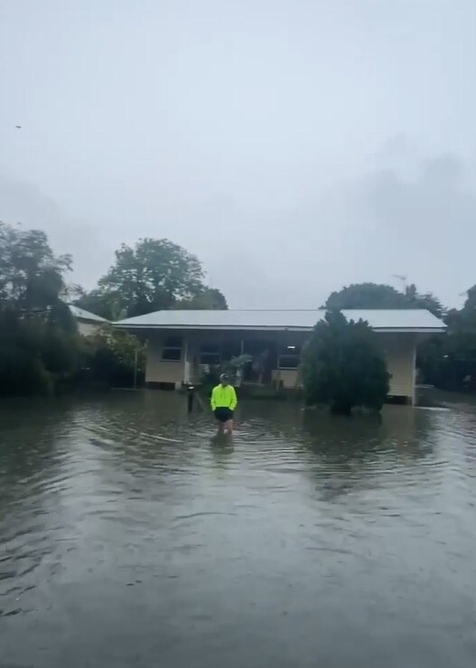Flooding at Gordonvale - ABC News