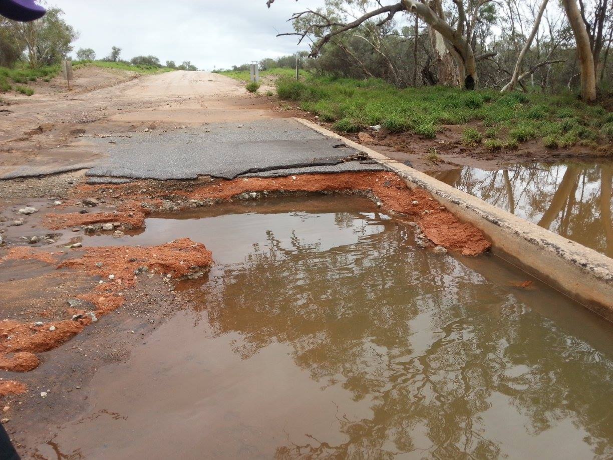 Plenty of flood damage to Central Australian roads - ABC News