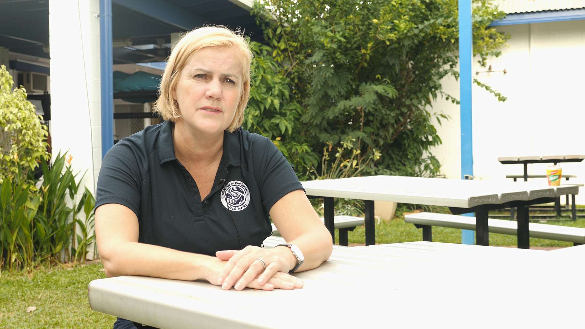 Fran Avon says many people enjoy living in the long grass. - ABC News